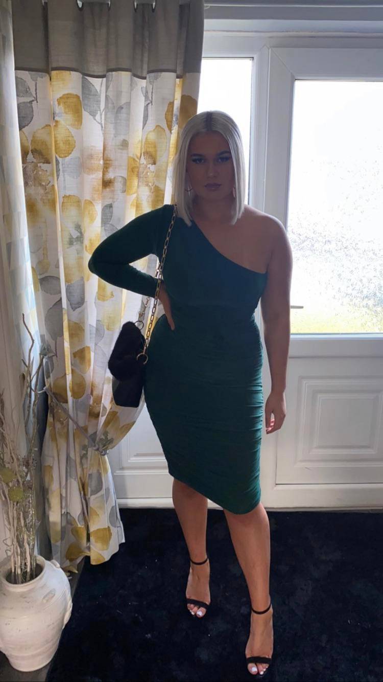 Hot chav | Scrolller