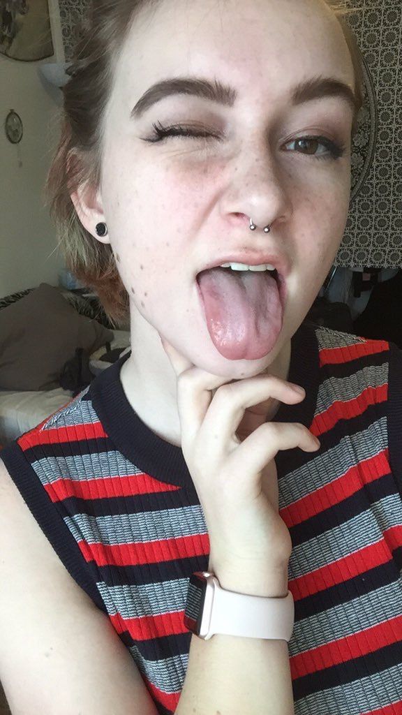 Hot friend (more in comments) | Scrolller