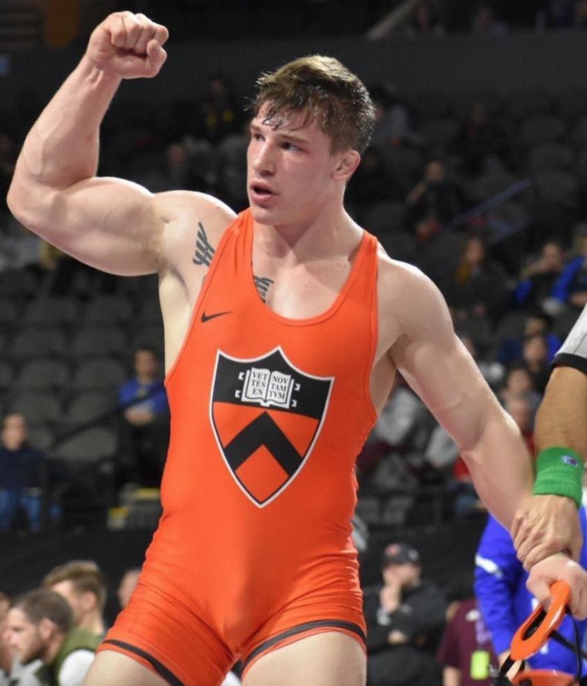 Hot Guy in Orange | Scrolller