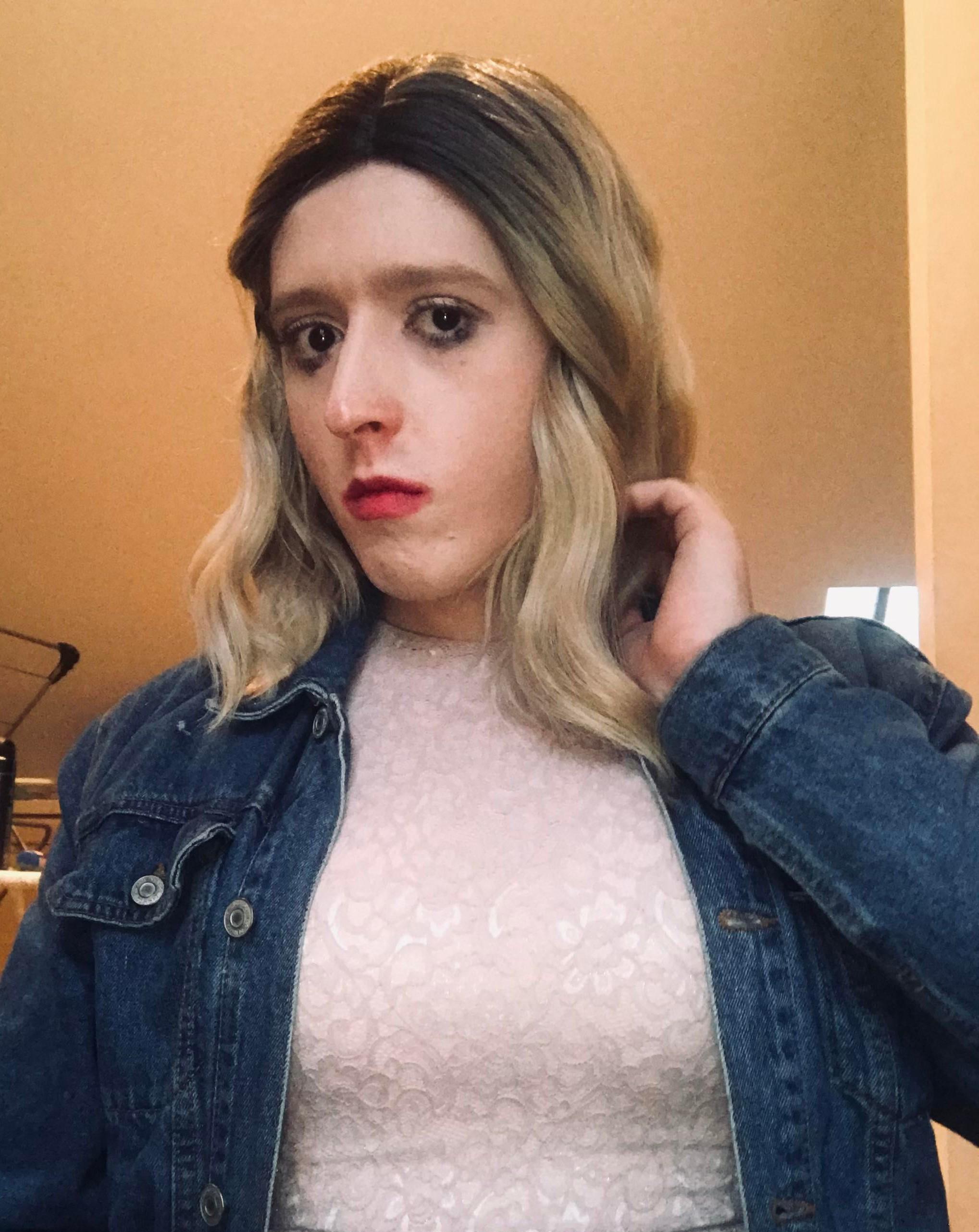 How do I look?? | Scrolller