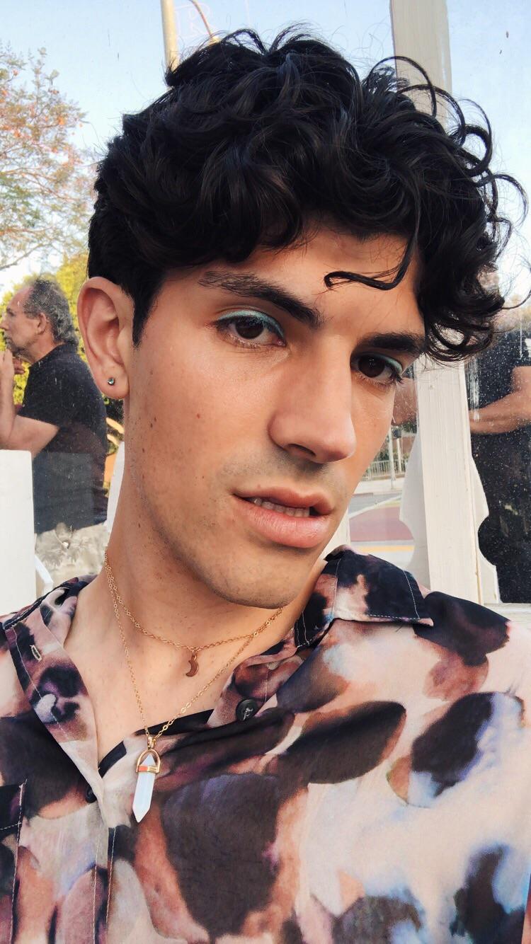 How do we like the eyeliner? | Scrolller