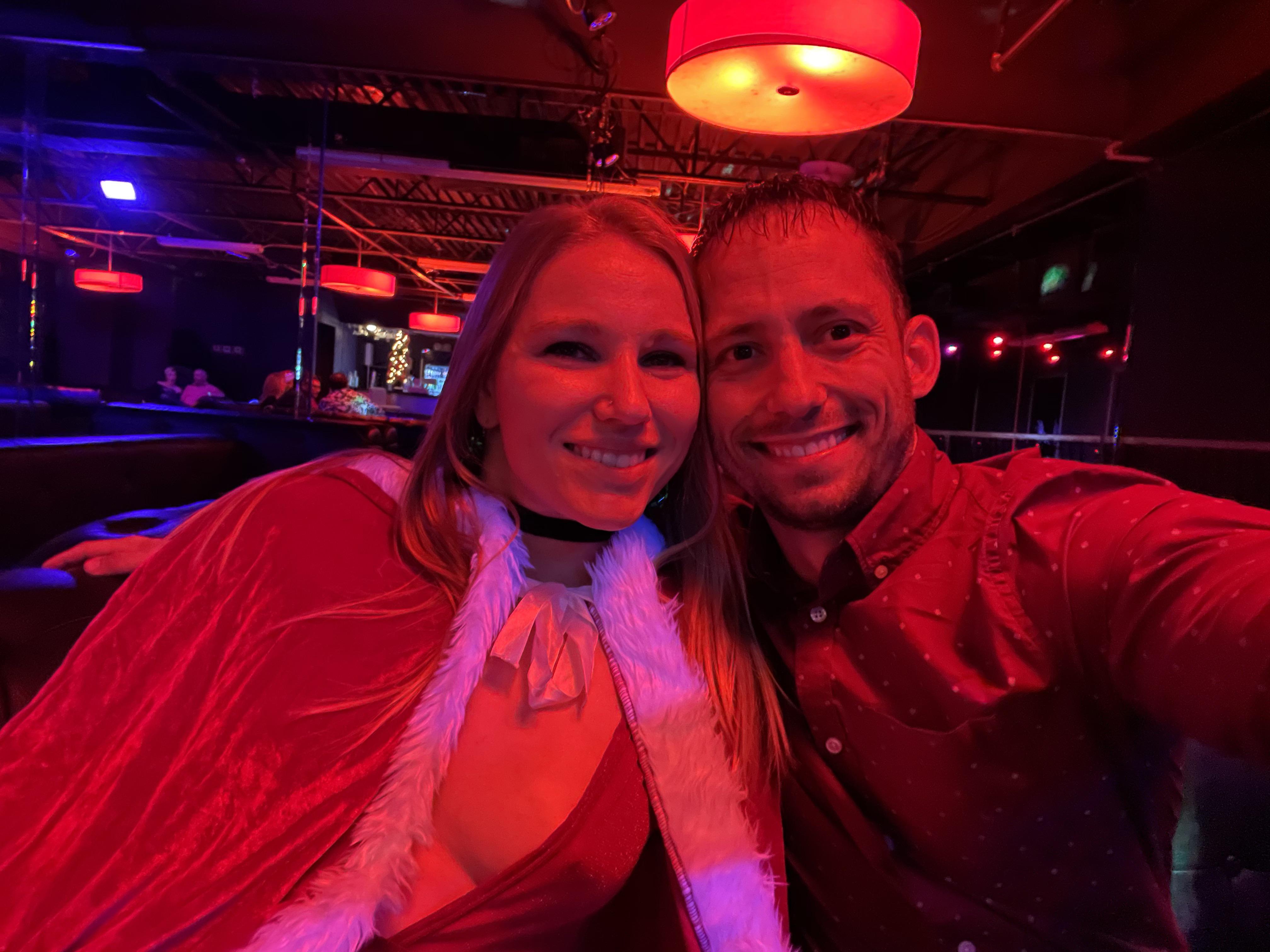 Howdy 😁 | Scrolller