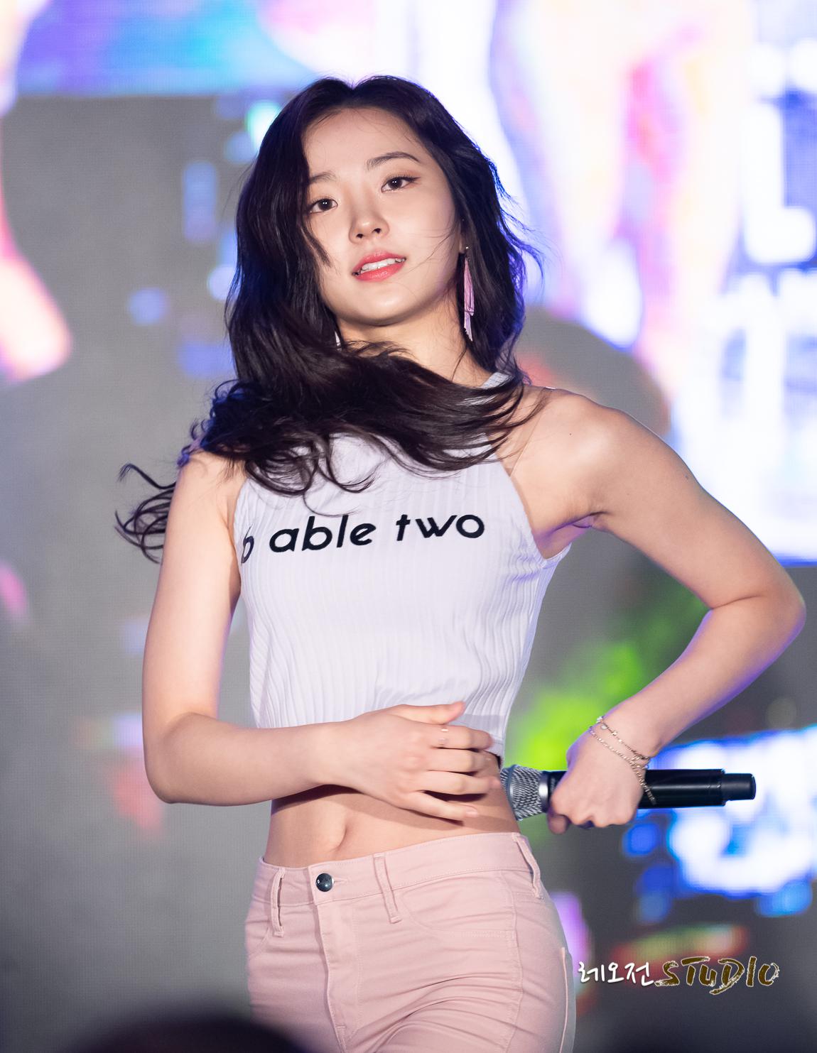 Hyeseong ! | Scrolller