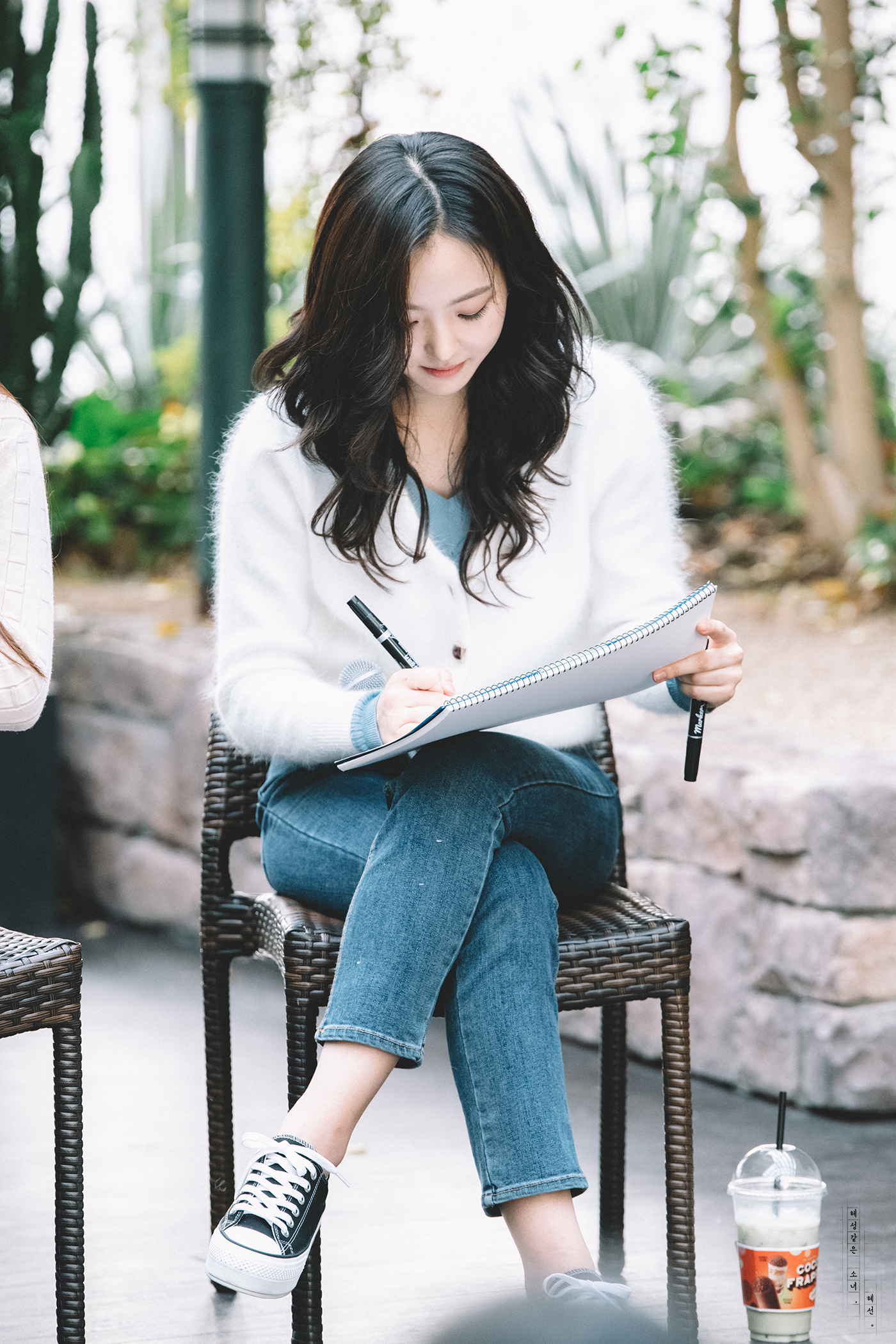 Hyeseong writing | Scrolller