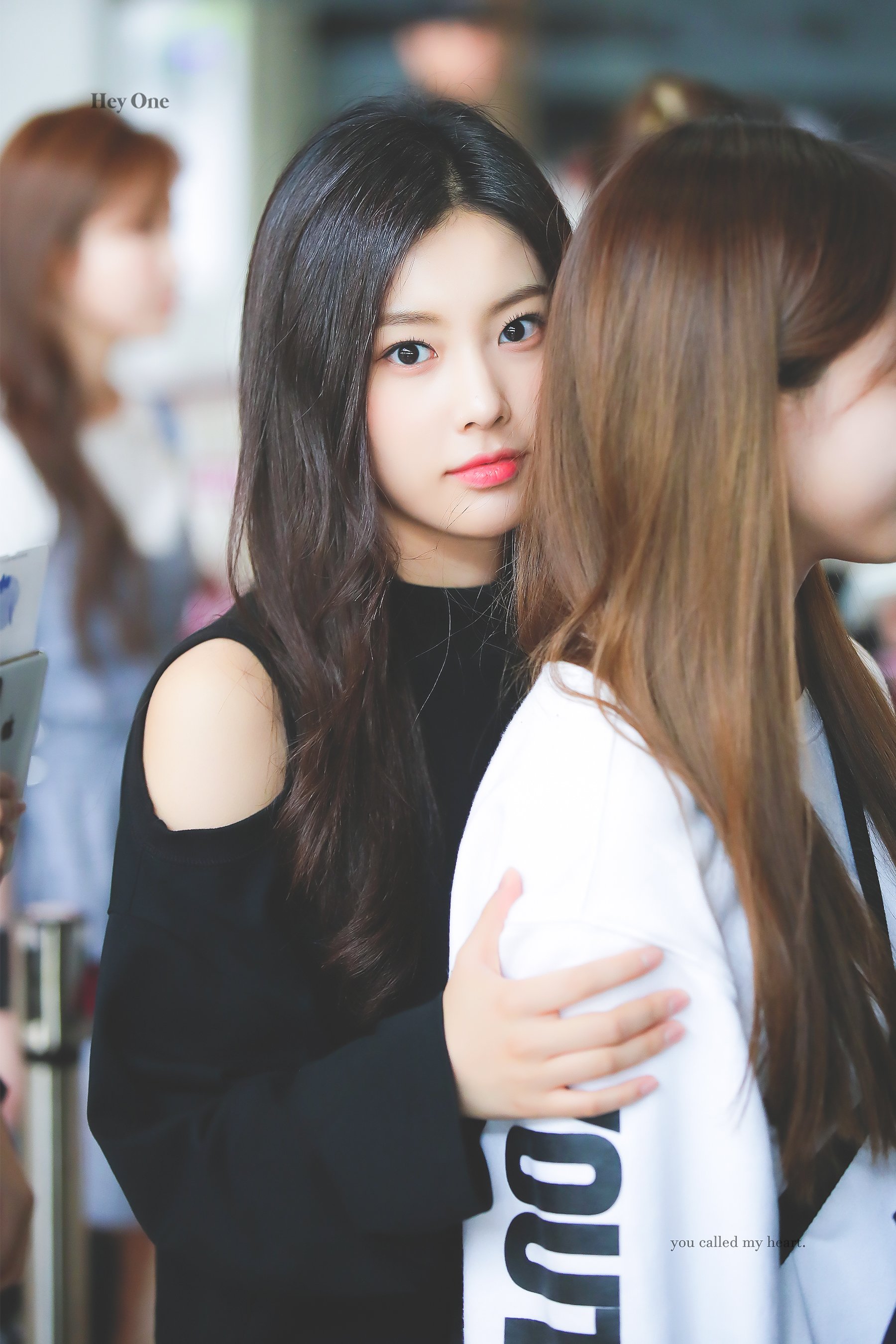 Hyewon stare | Scrolller