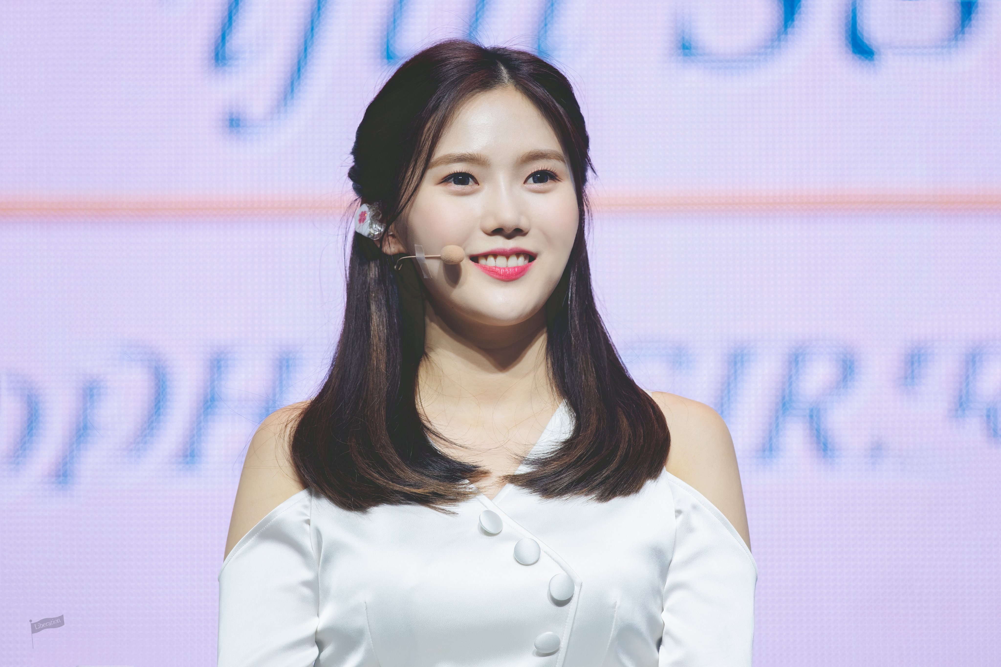 Hyojung | Scrolller