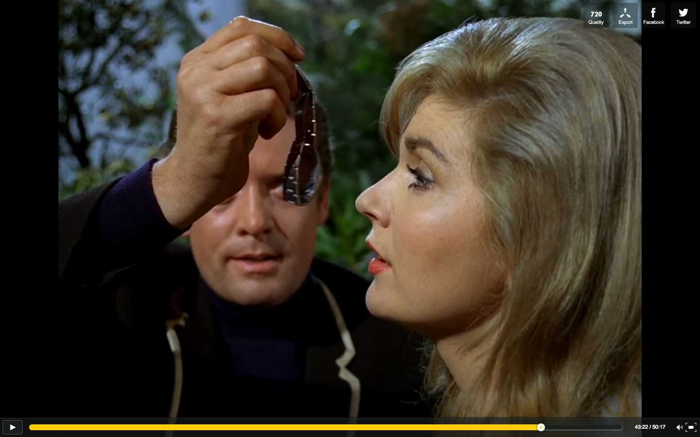 Hypnotizing a pretty blonde agent on "The Prisoner" | Scrolller