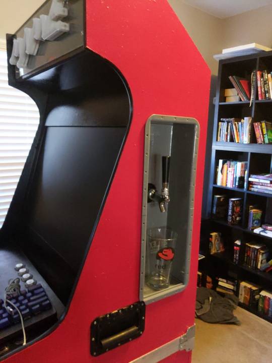 I built a barcaderator (keg+arcade) | Scrolller