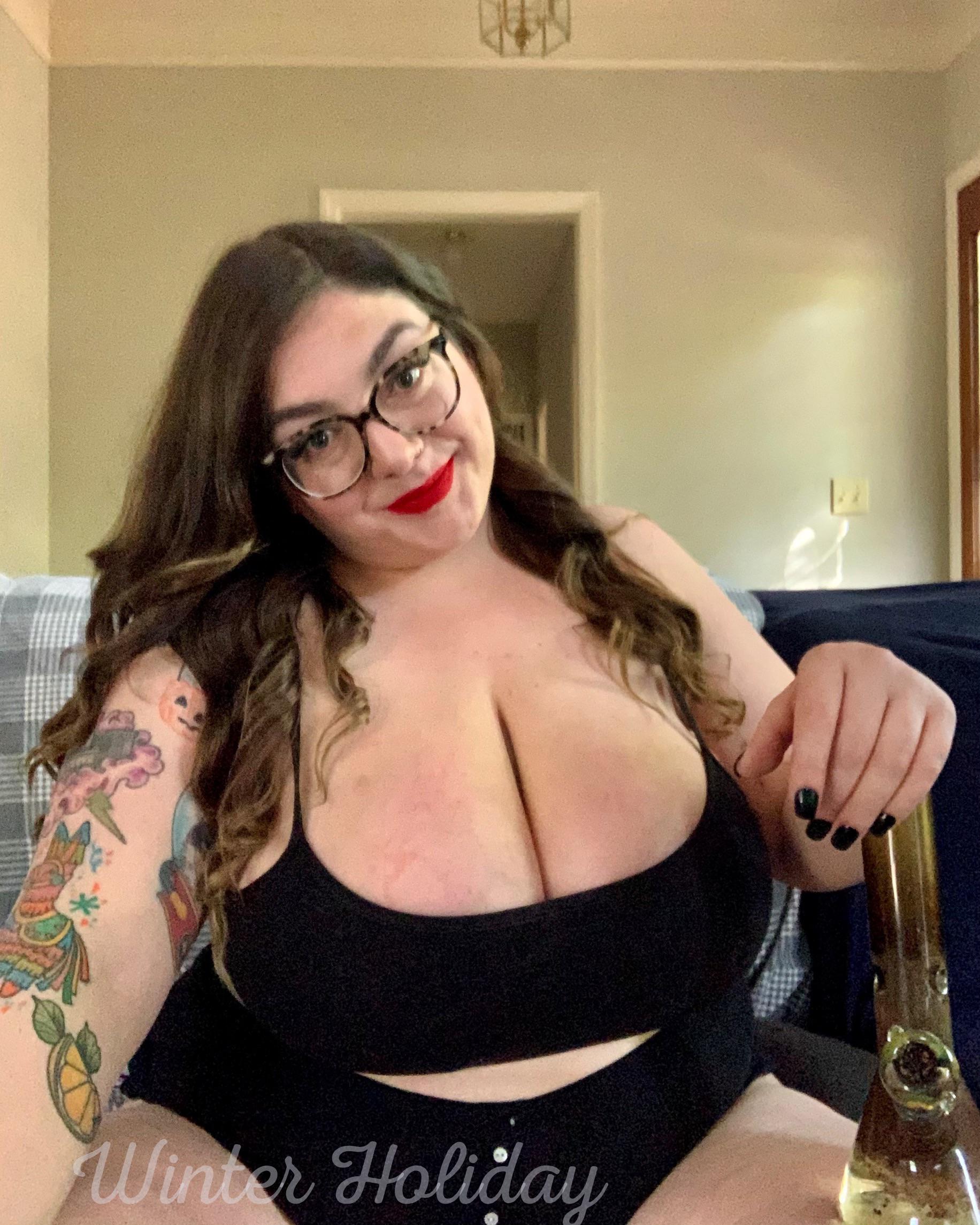 I can hold the bong with just my tits 😉 | Scrolller