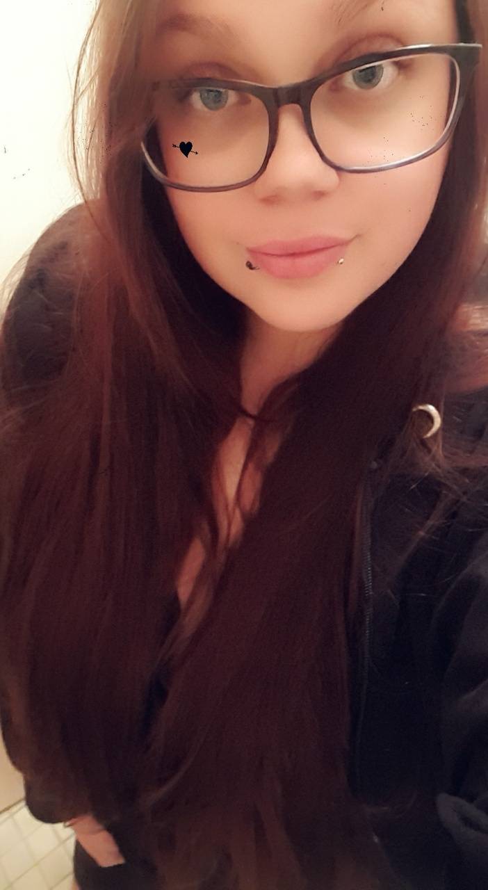 I Do Anal On The First Date🖤 Scrolller