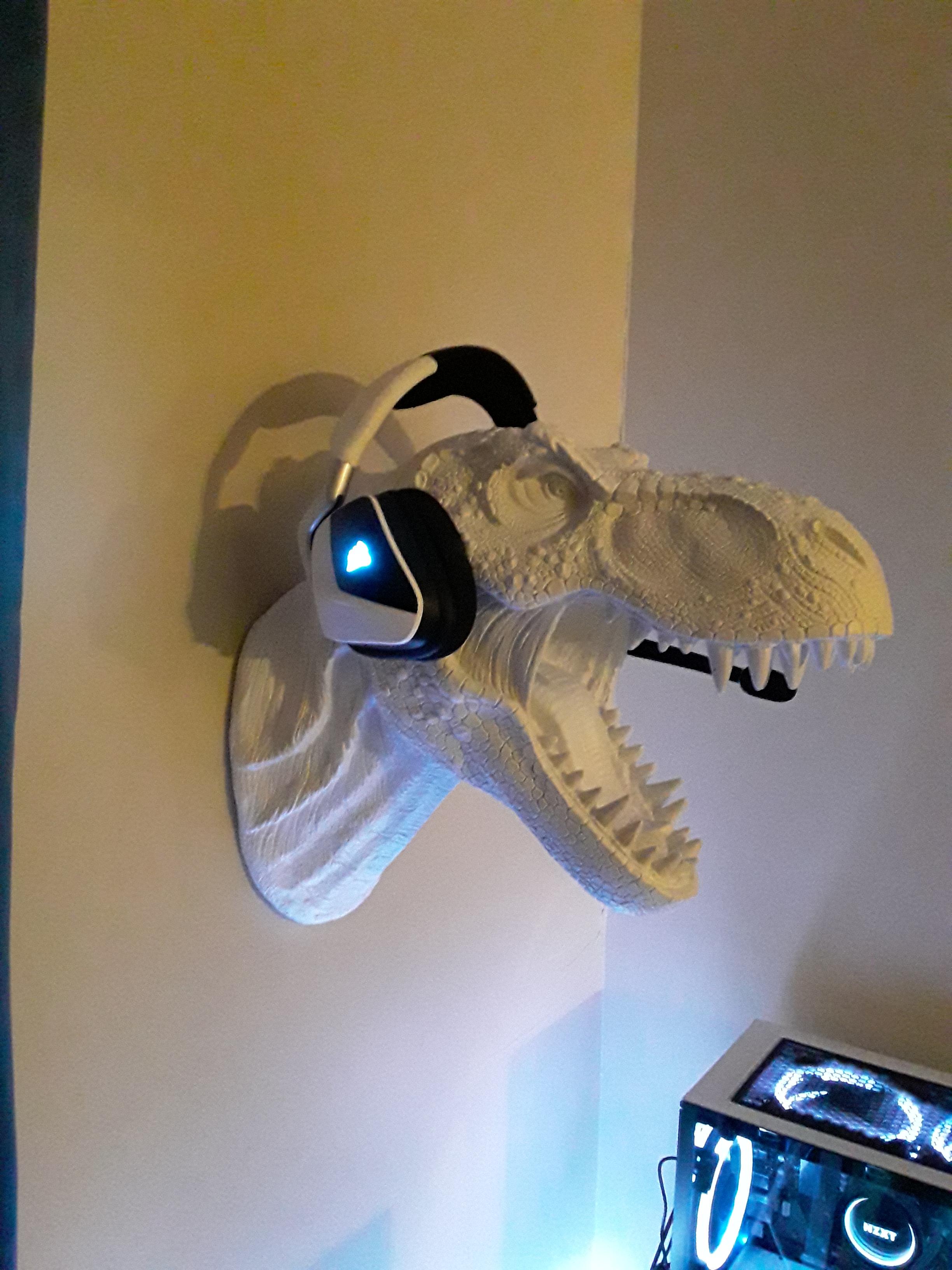 I got a new wall mounted headphone stand | Scrolller