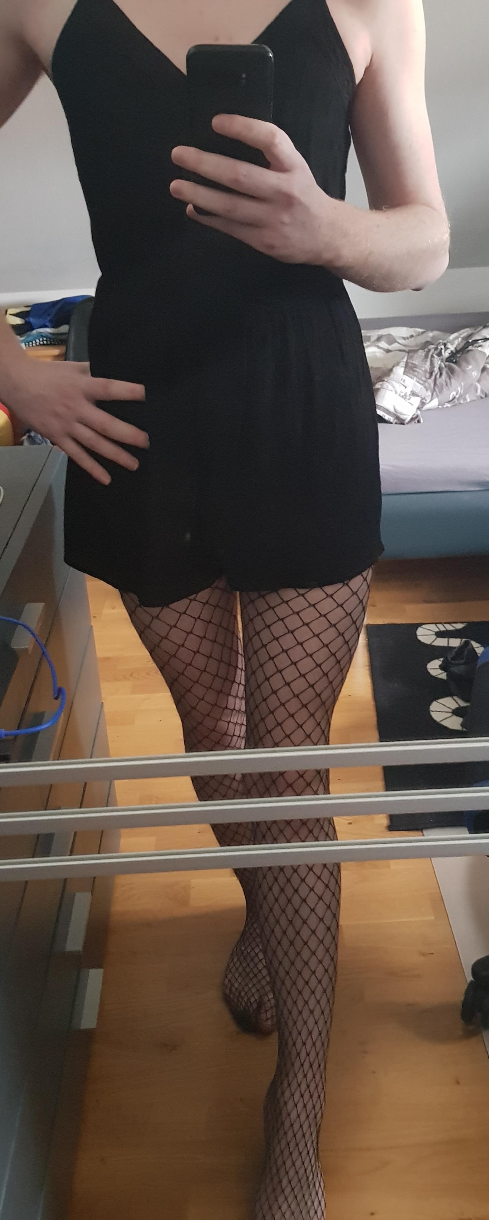 I just want some love and affection 👉👈🥺 | Scrolller