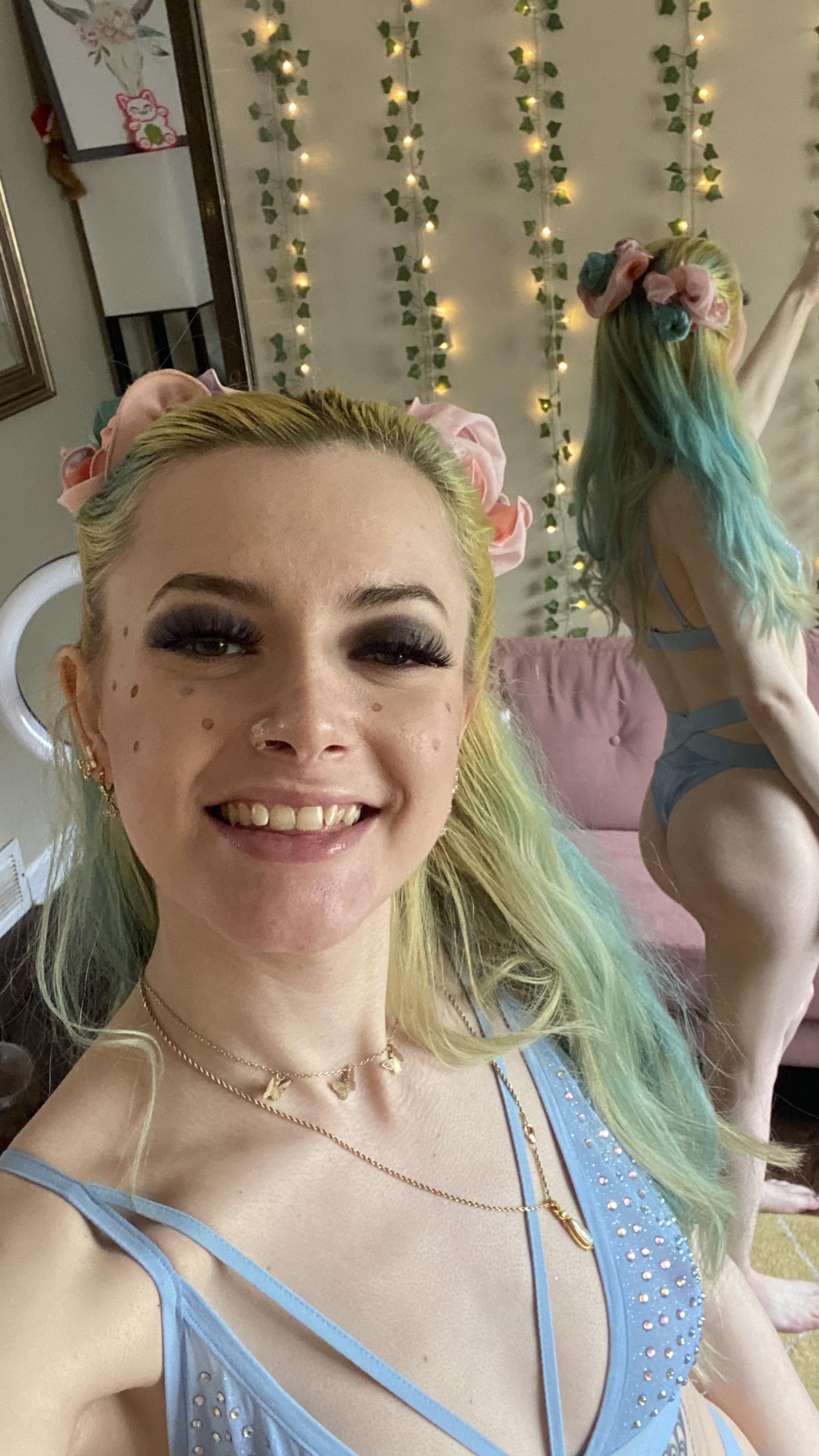 I know you wanna fuck me more than your girlfriend | Scrolller