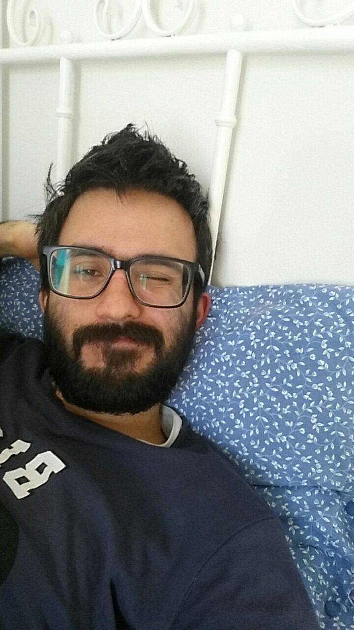 Blinking in bed | Scrolller