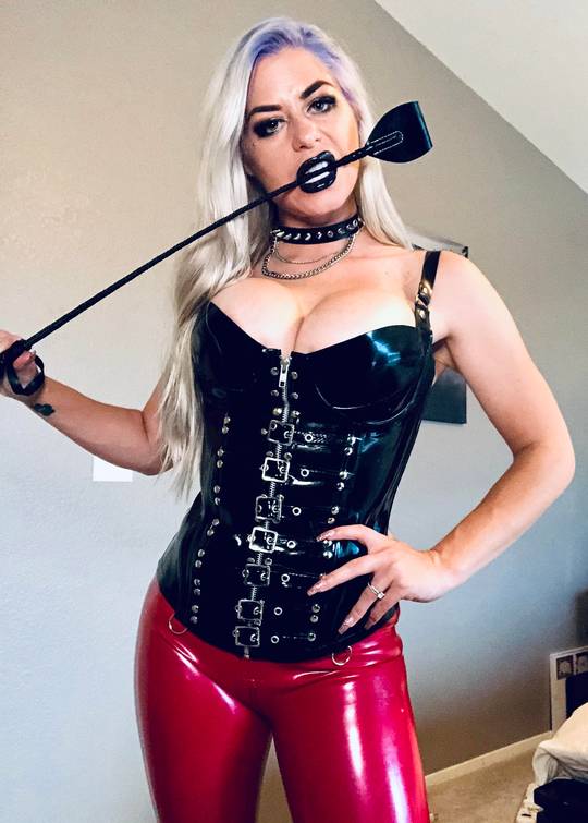 I’ll give you bruises and bite marks 😈 [oc] | Scrolller