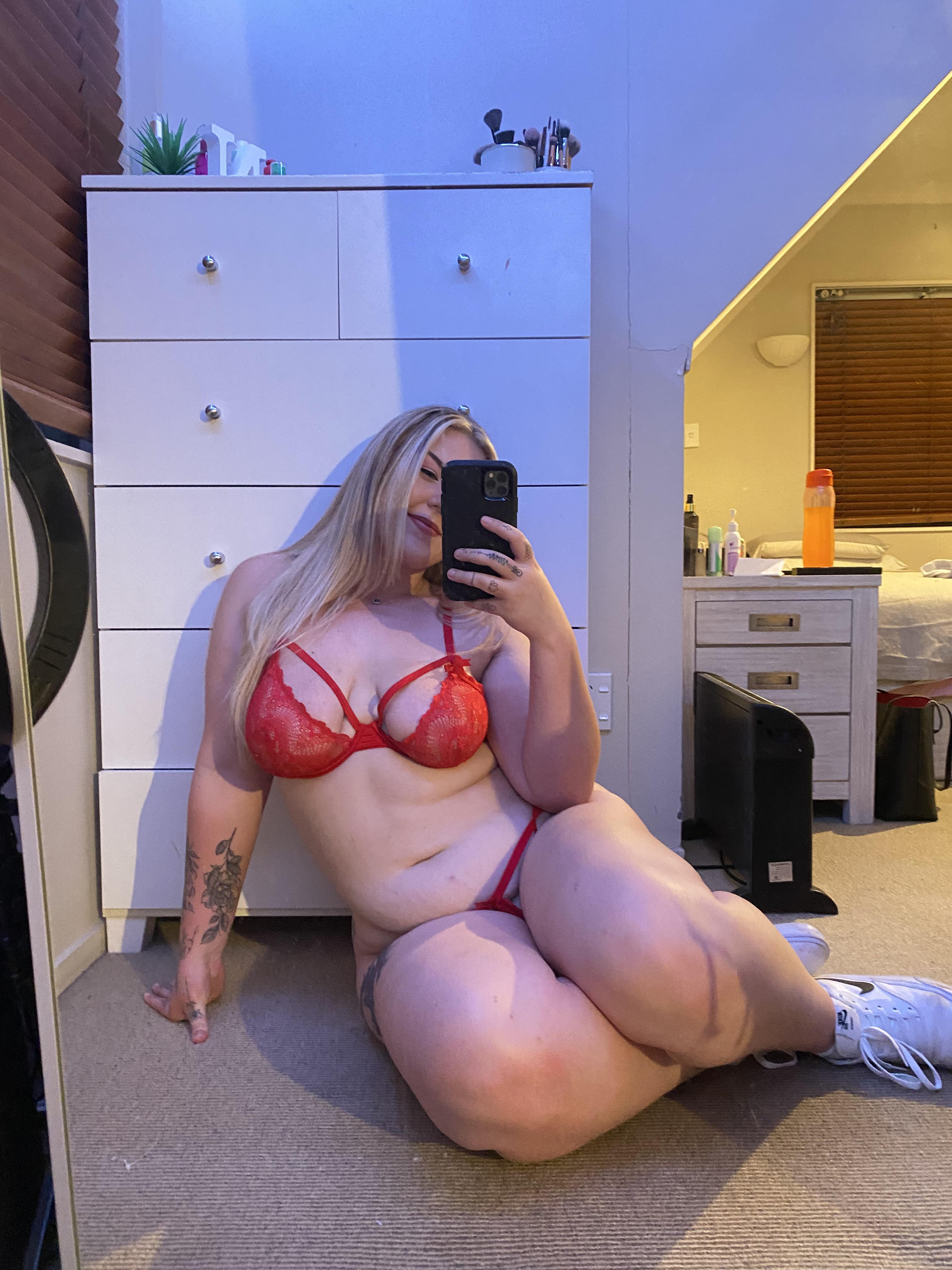 I want you to touch every inch of my body 🥰😻 | Scrolller