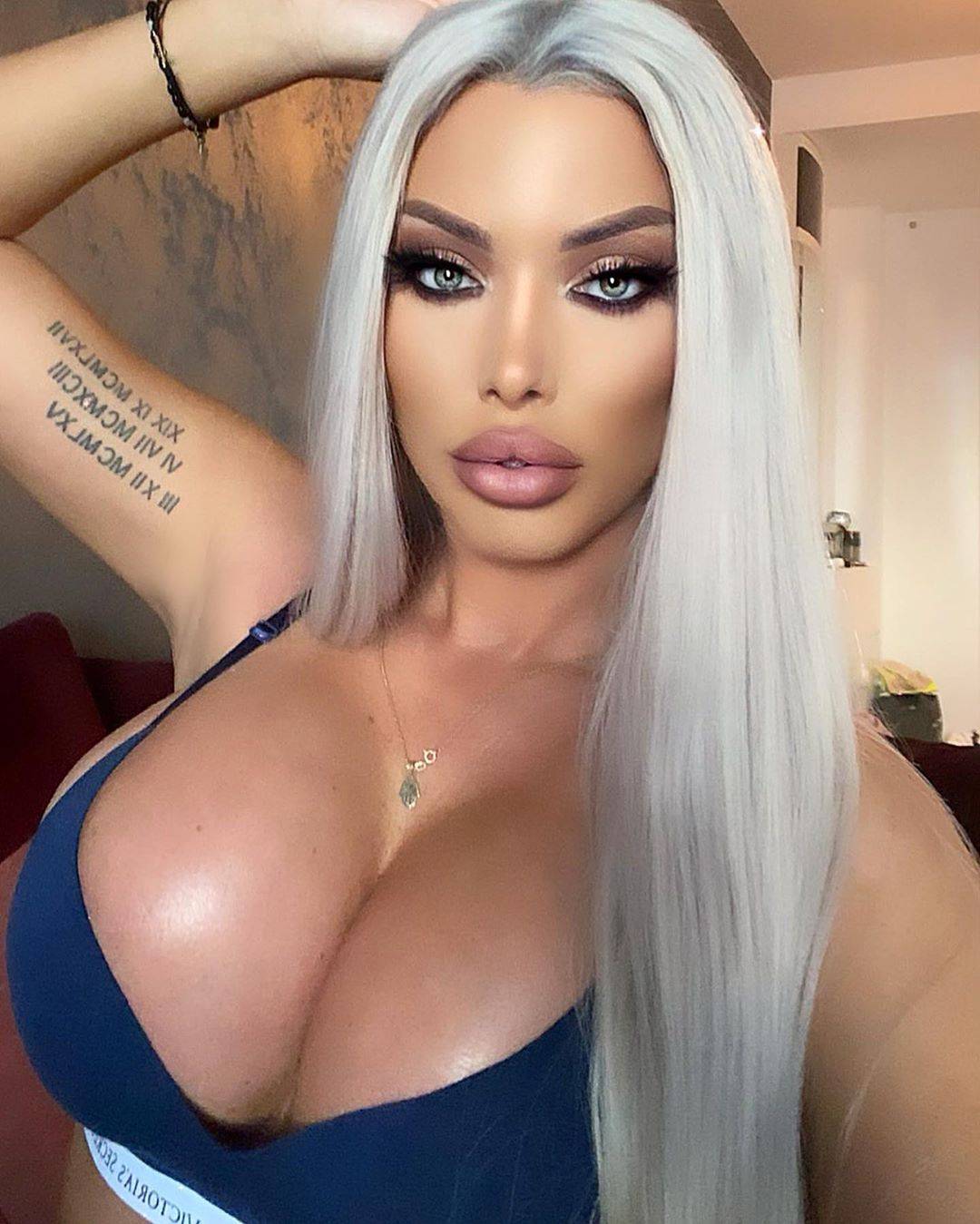 Queen of all bimbos | Scrolller