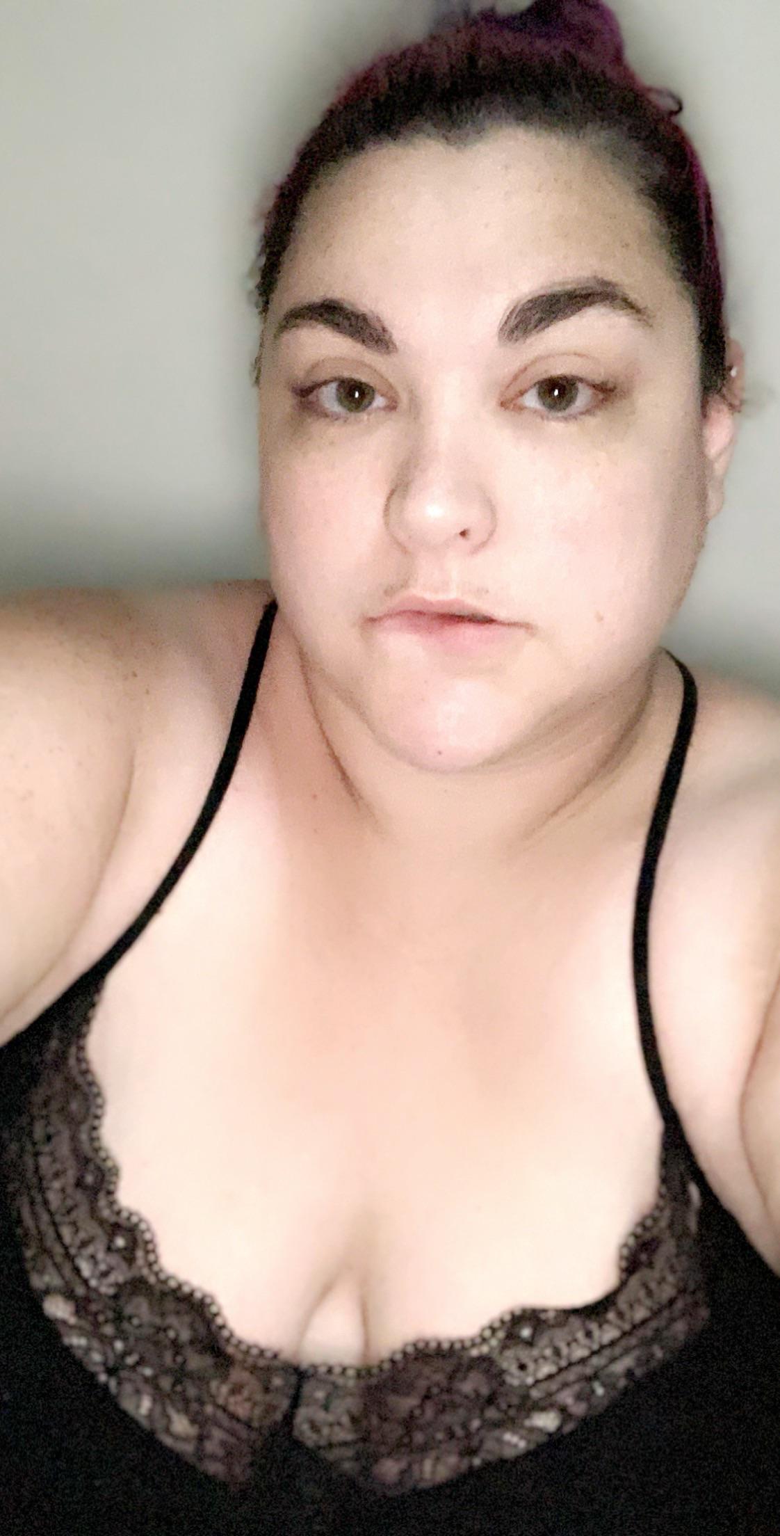 I love this lacy nightie 🖤 | Scrolller