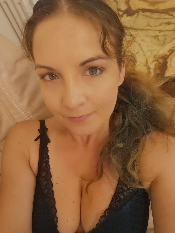 I love to be with a submissive and obedient sissy and ready to explore him to different ...