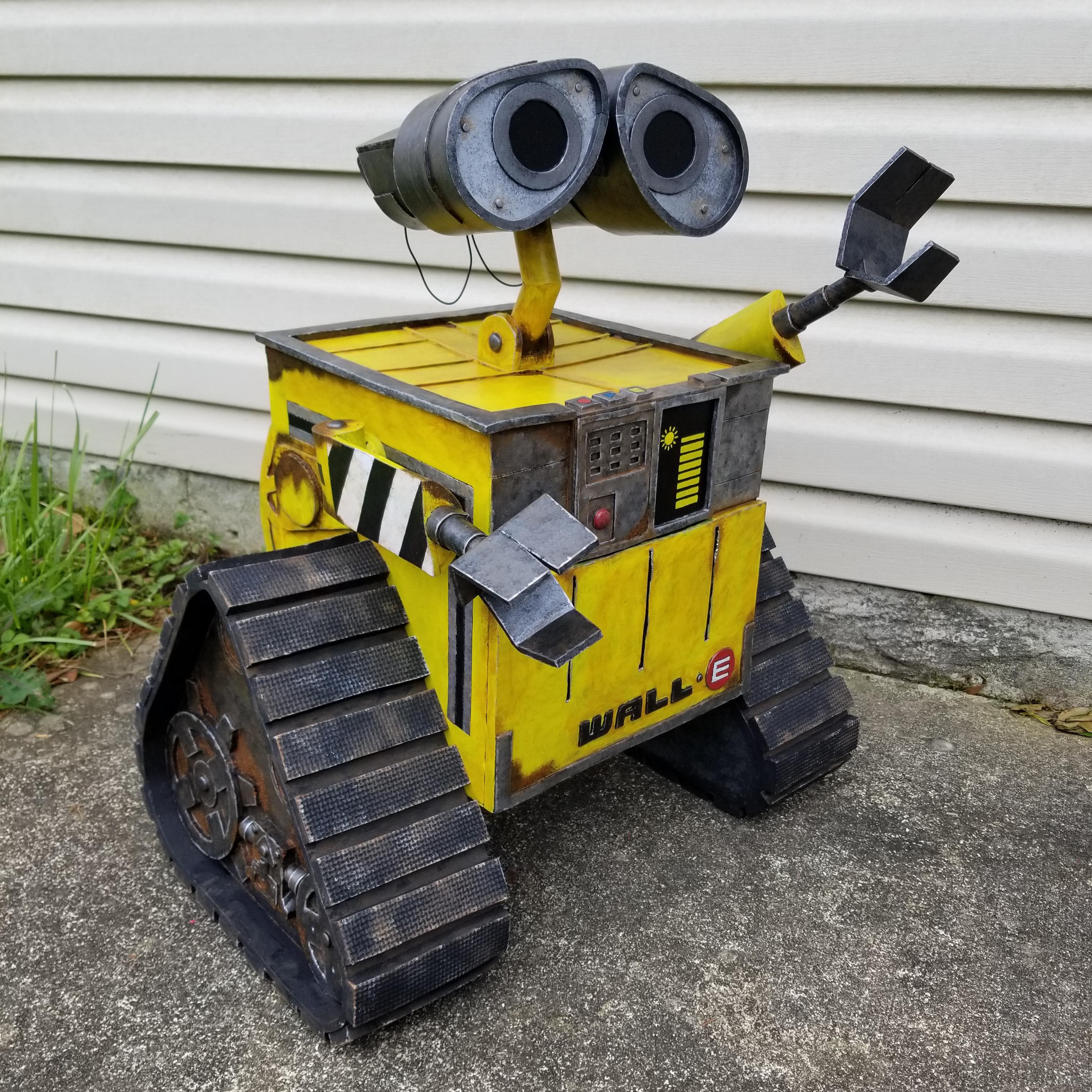 I made a life size WALL-E out of craft foam | Scrolller