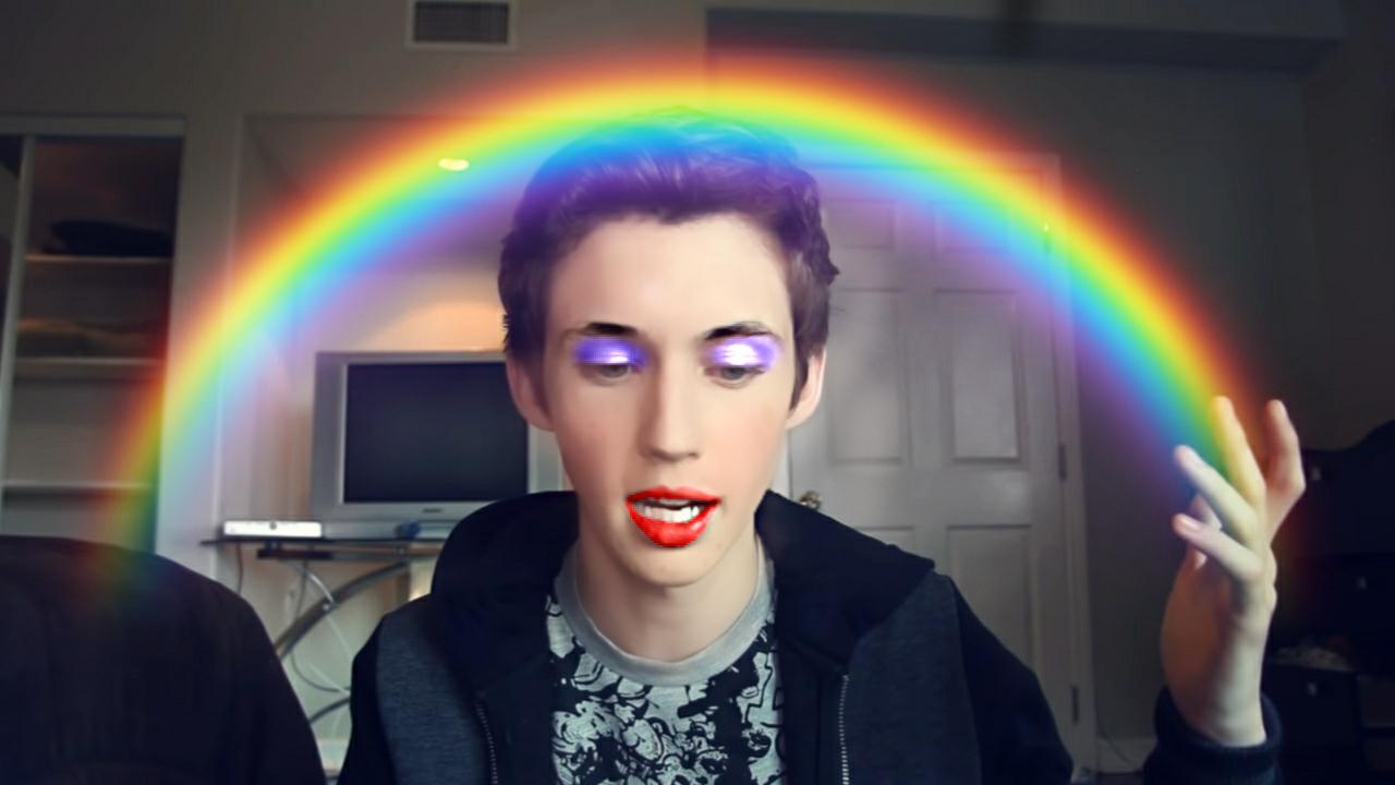 I made this edit. Troye Sivan, King of the gays!! | Scrolller