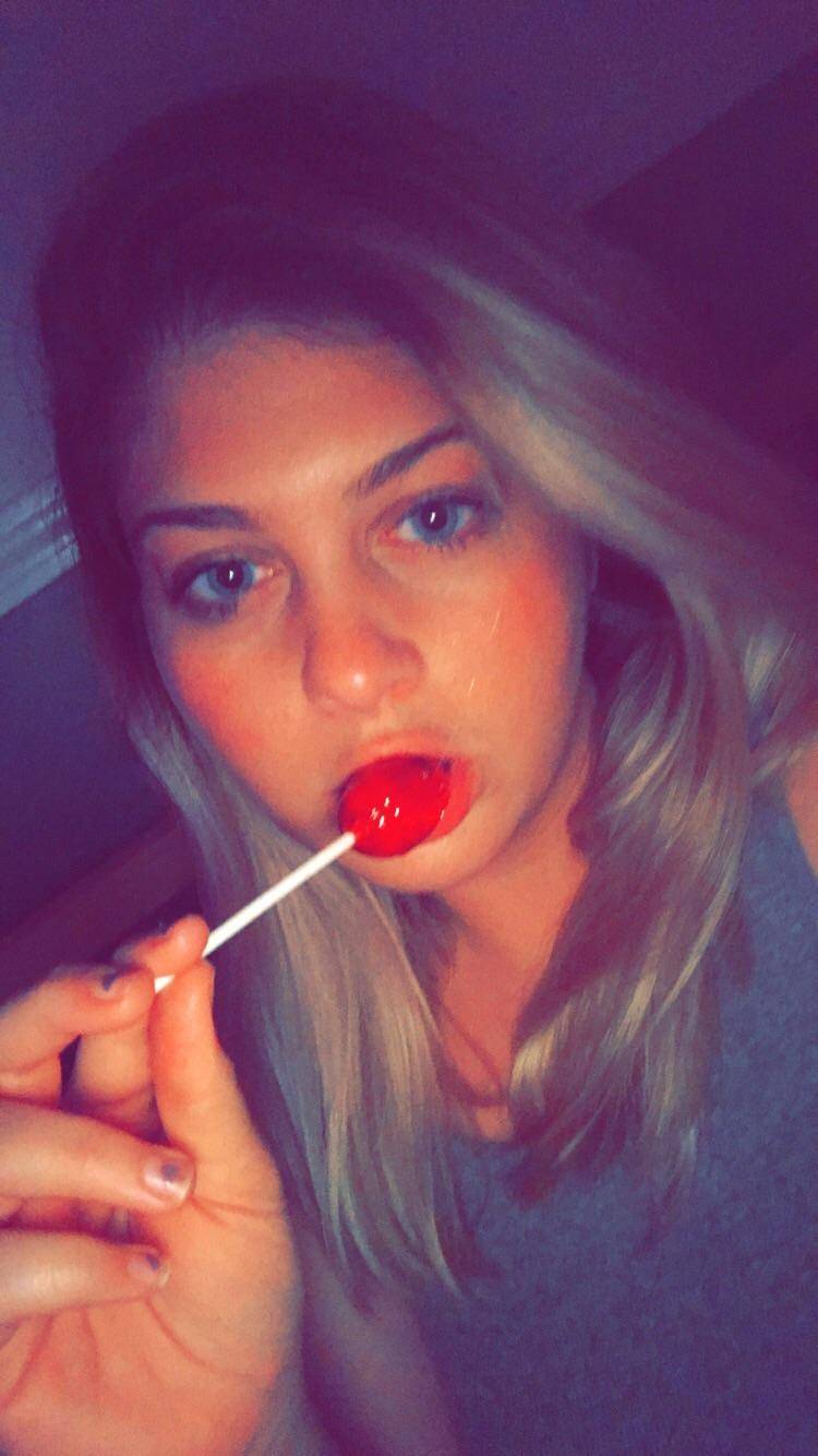 I needed an oral fixation 😼 | Scrolller