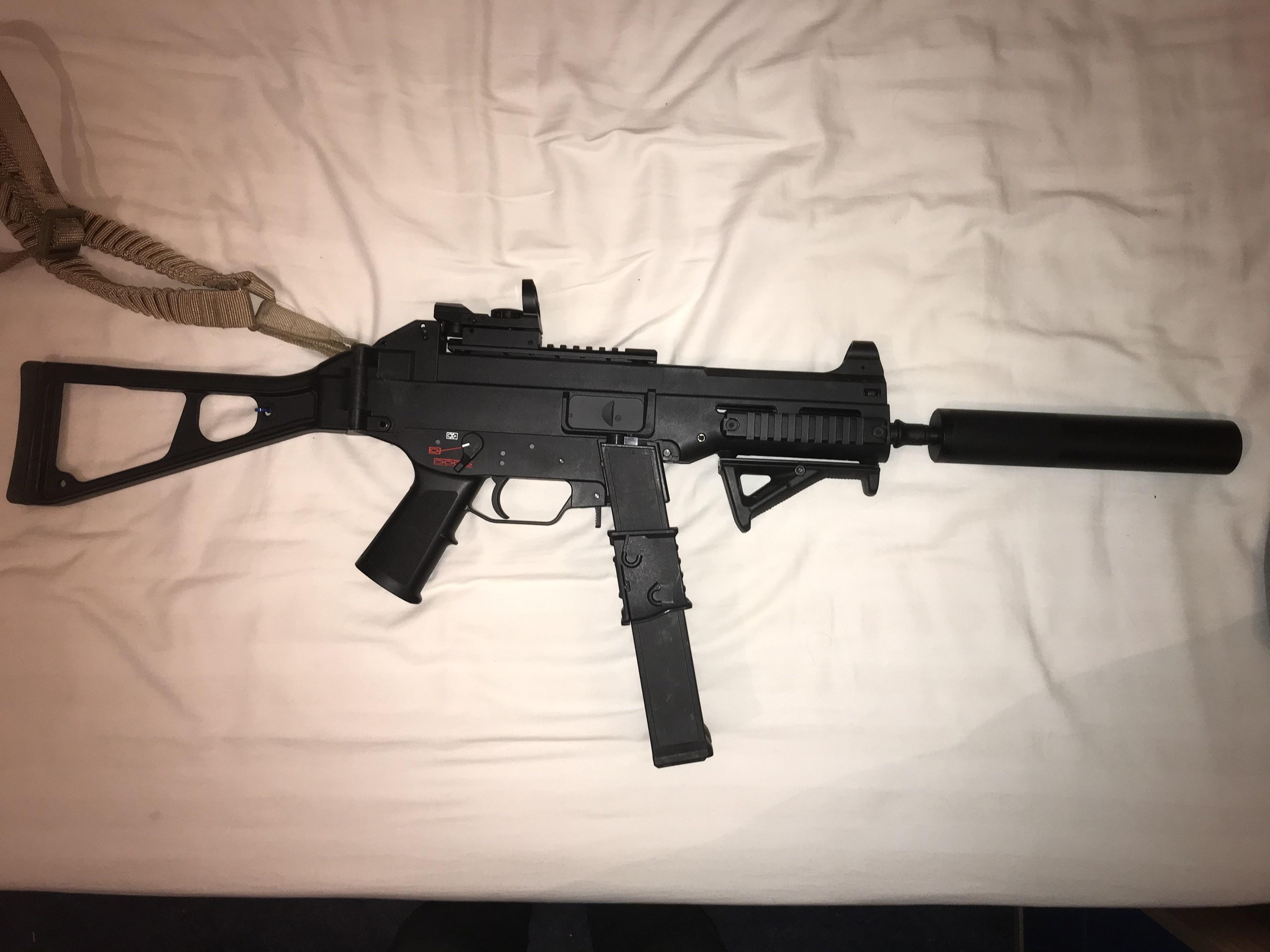 I present to you, the tacticool UMP, featuring a magazine coupler | Scrolller