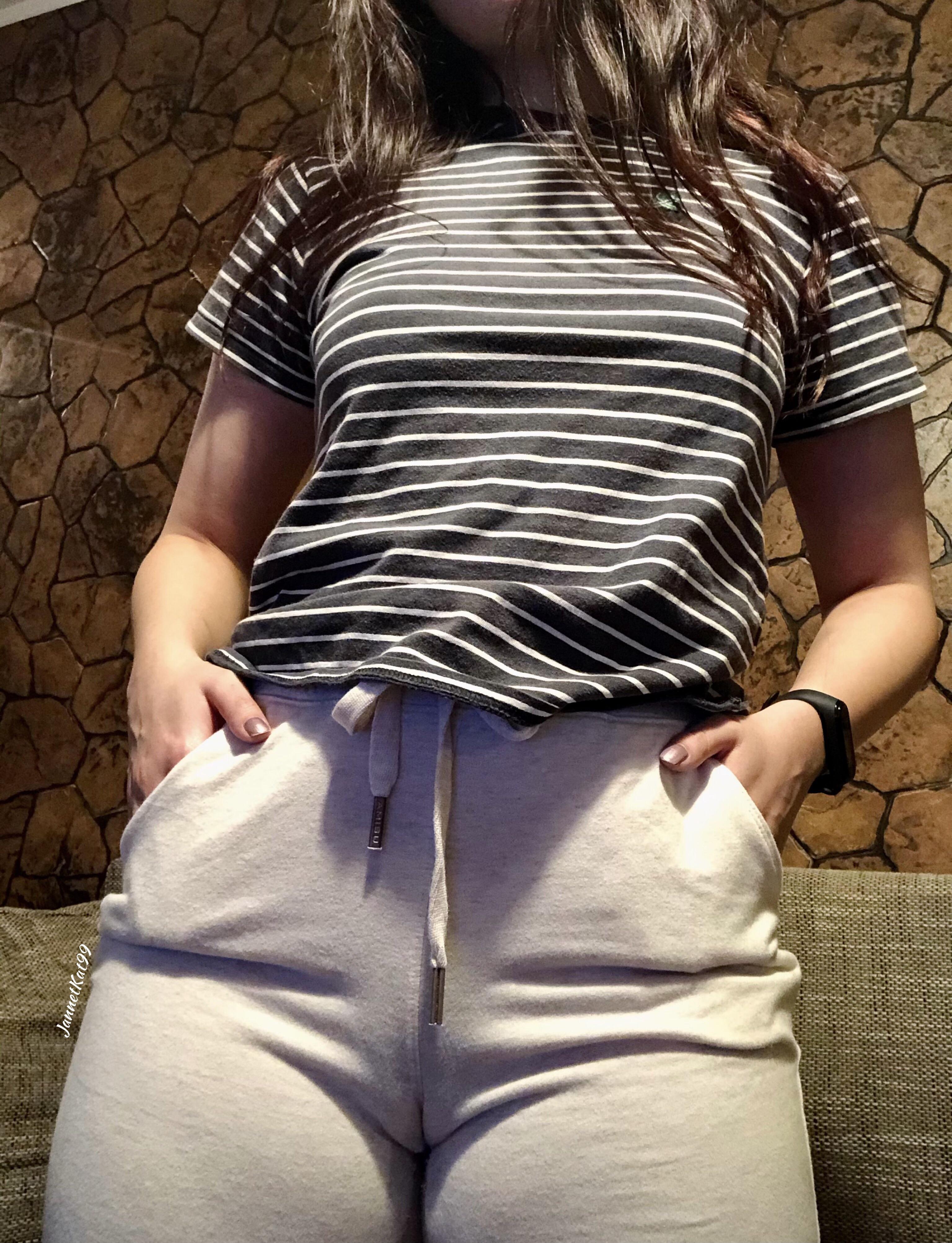 I put this outfit together just for grocery shopping.Do you think it’s eye catching? | Scrolller