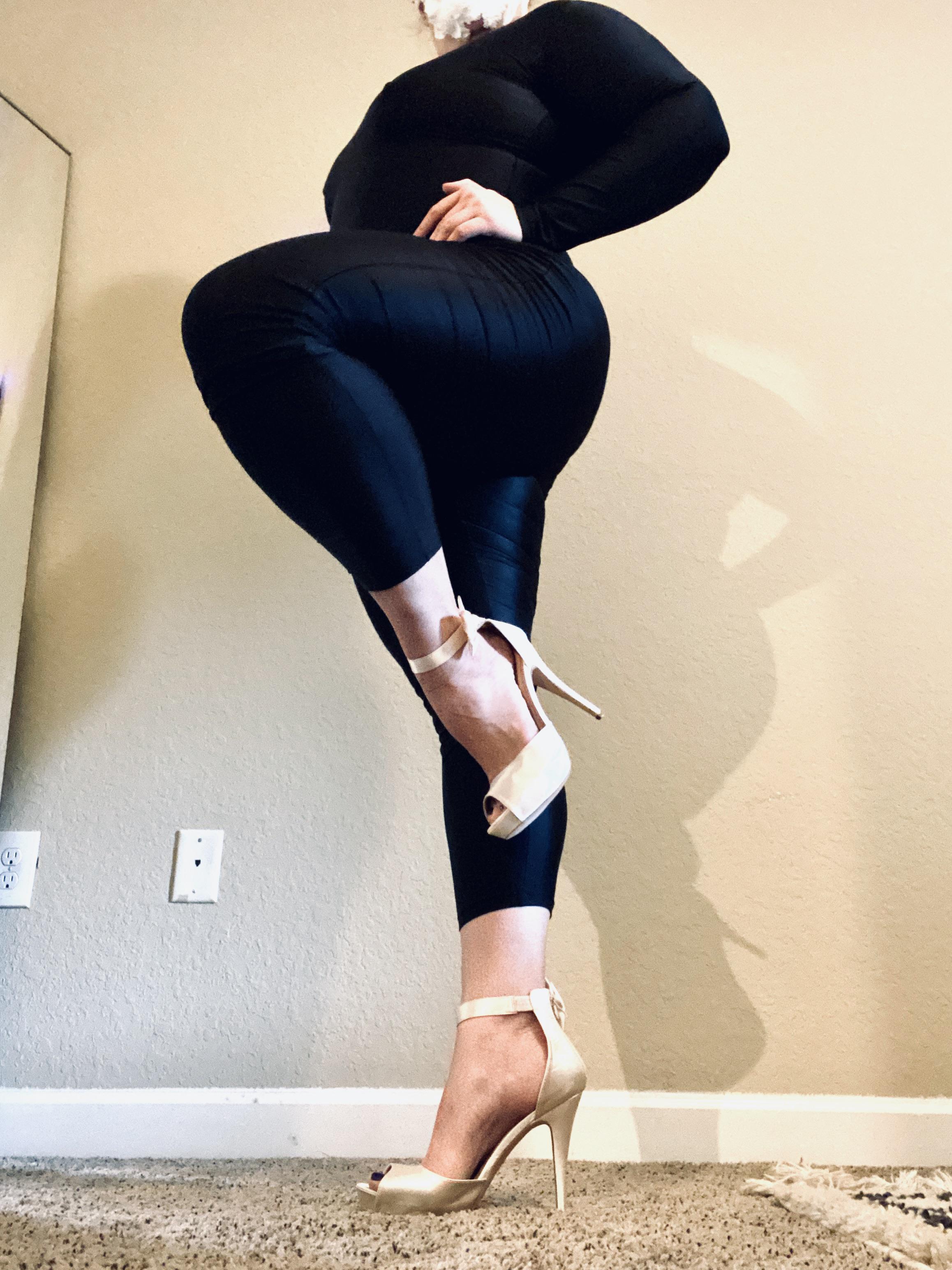 About to stomp this heel.😈 | Scrolller