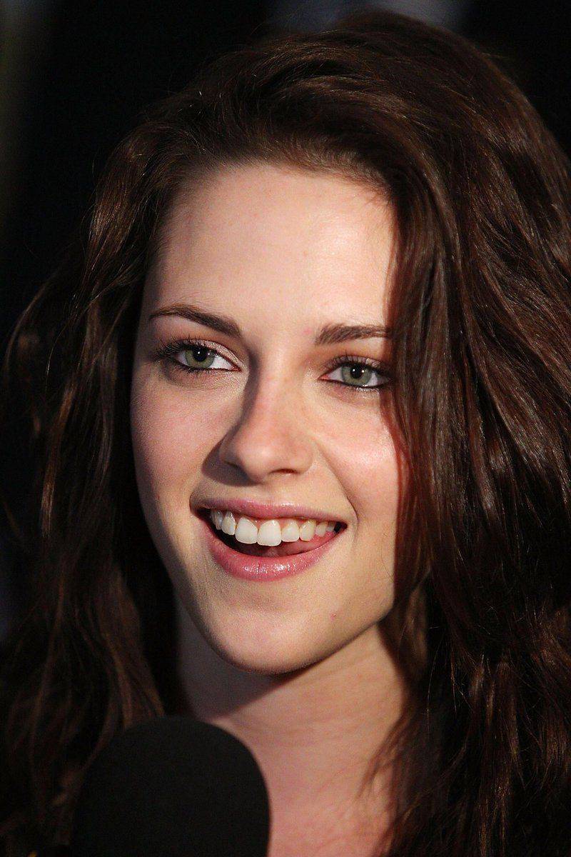 I Want Kristen Stewart To Suck And Lick My Balls Until Her Warm Wet