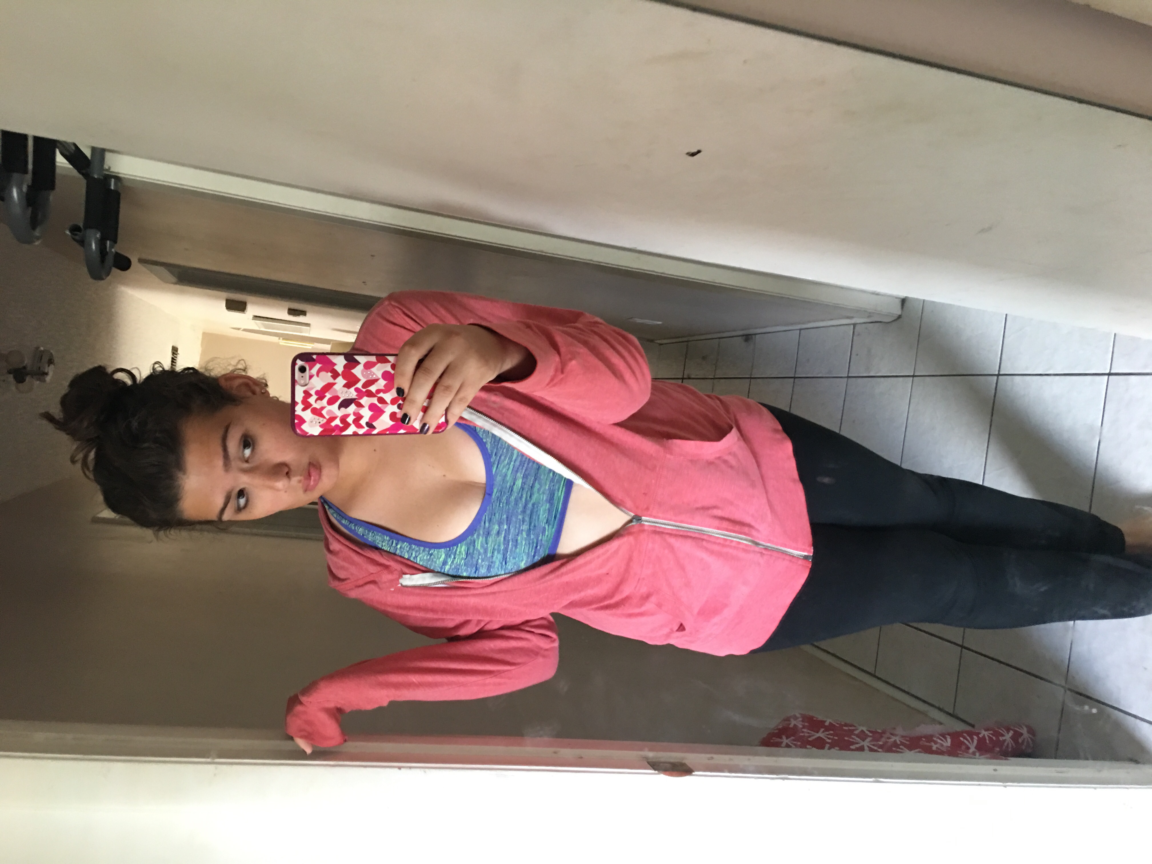 I went to yoga in just a sports bra today!!! Yay for pushing boundaries!! | Scrolller