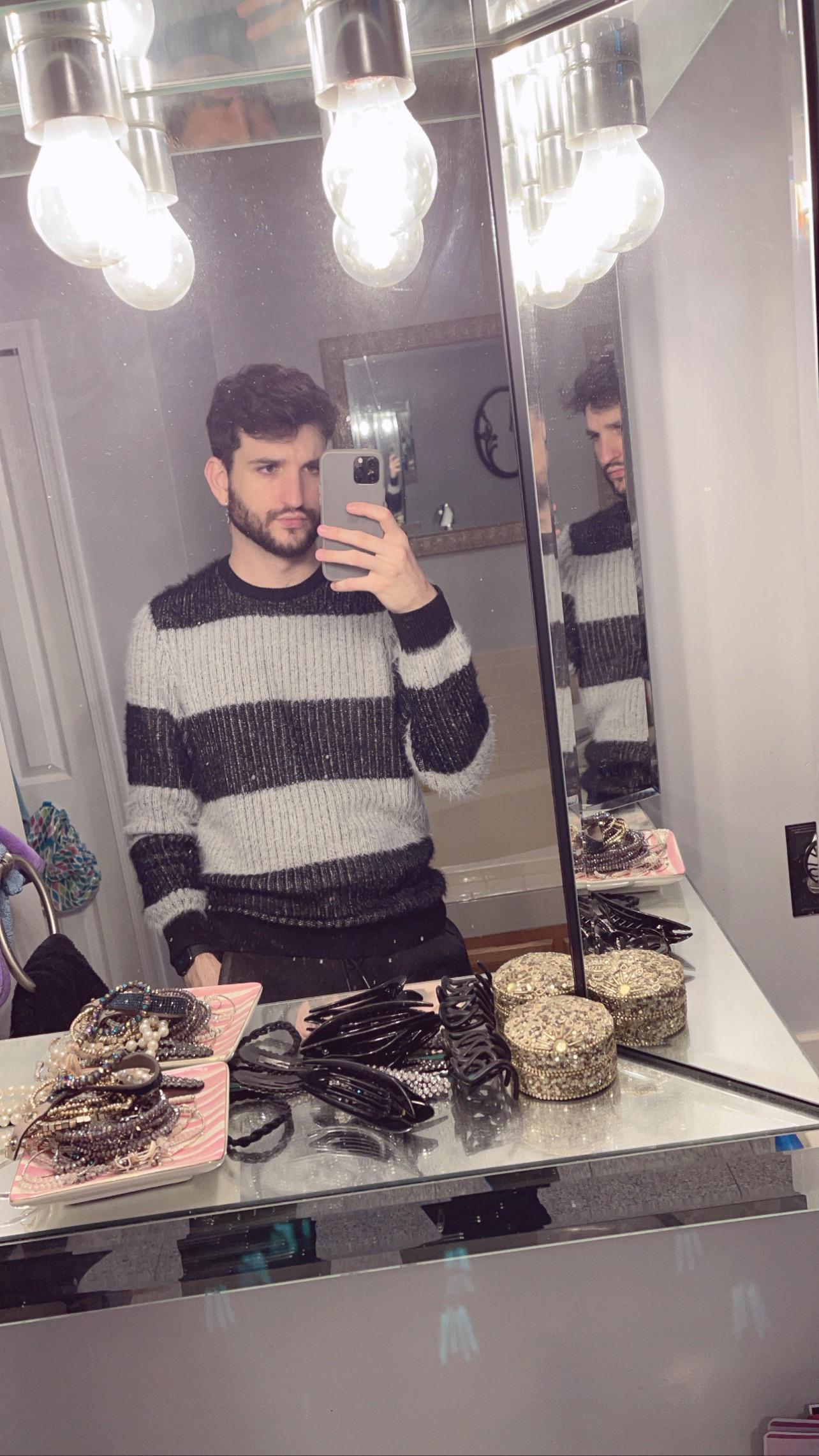 i would like to be buried in this fuzzy sweater | Scrolller