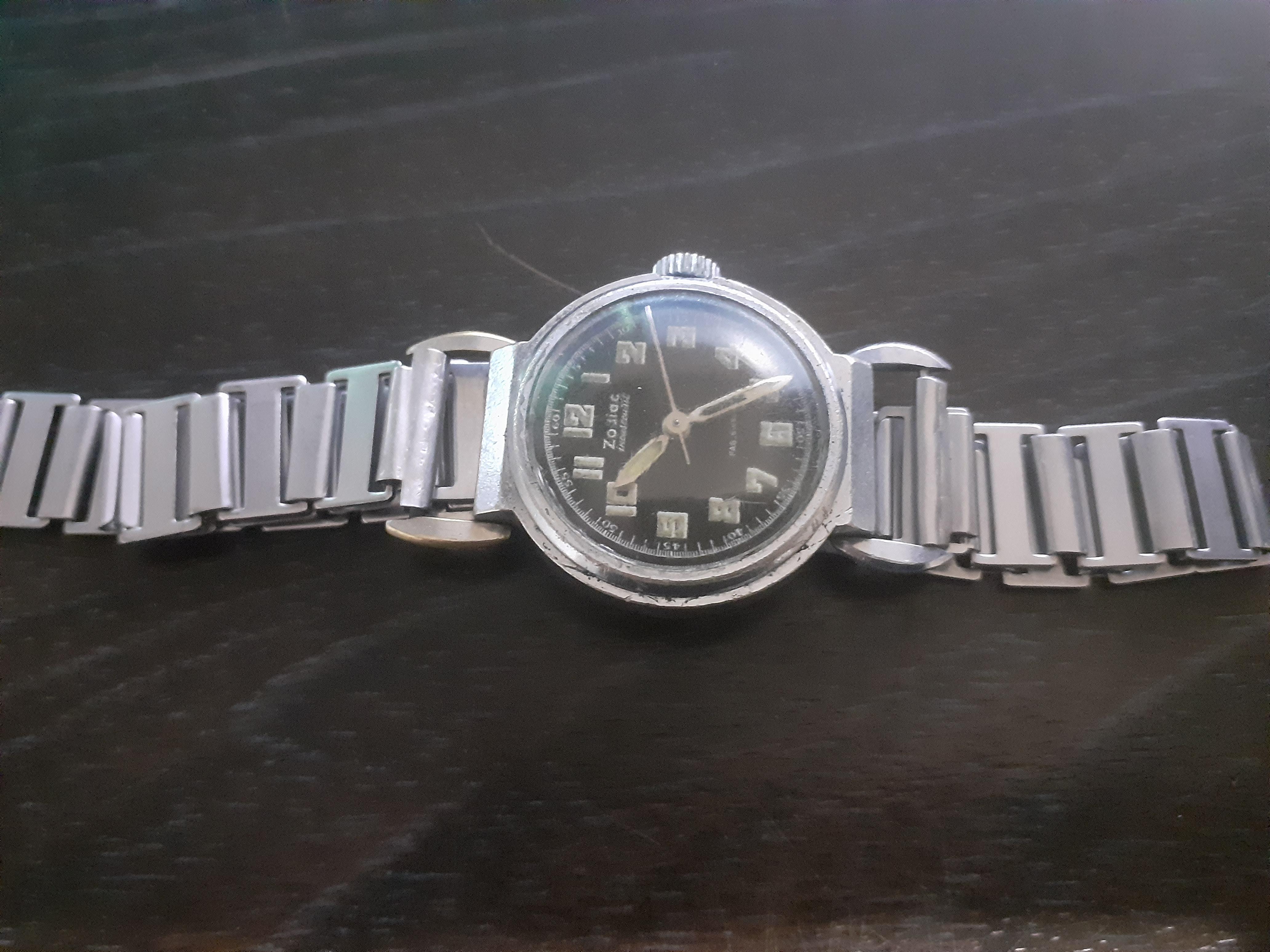 [Identification] I can't find the precise model of this Zodiac watch | Scrolller