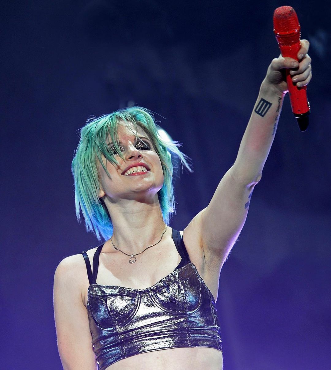 If I smile with my pits | Scrolller