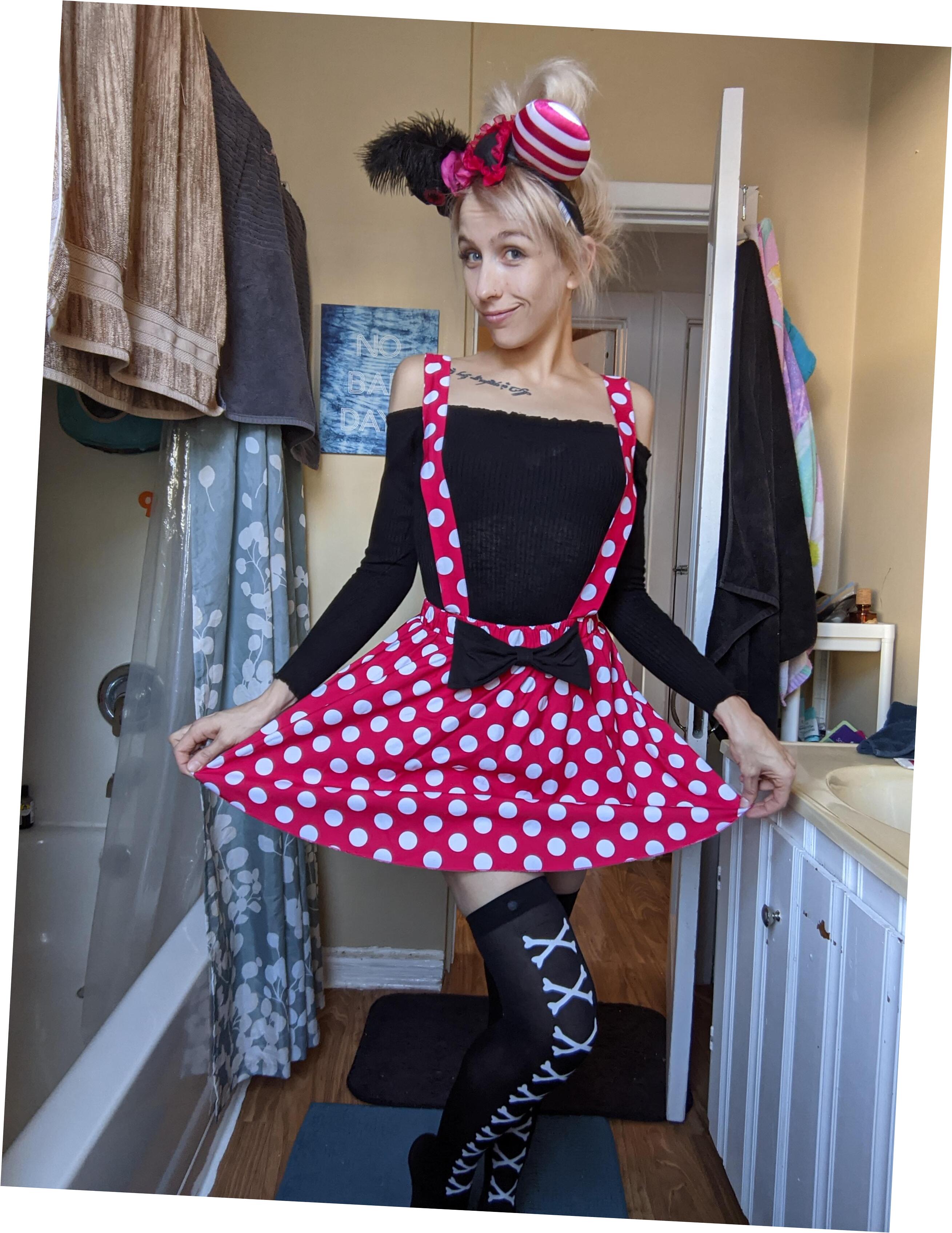 if Minnie Mouse was a lil pirate sailor, she might look like this 💖 | Scrolller