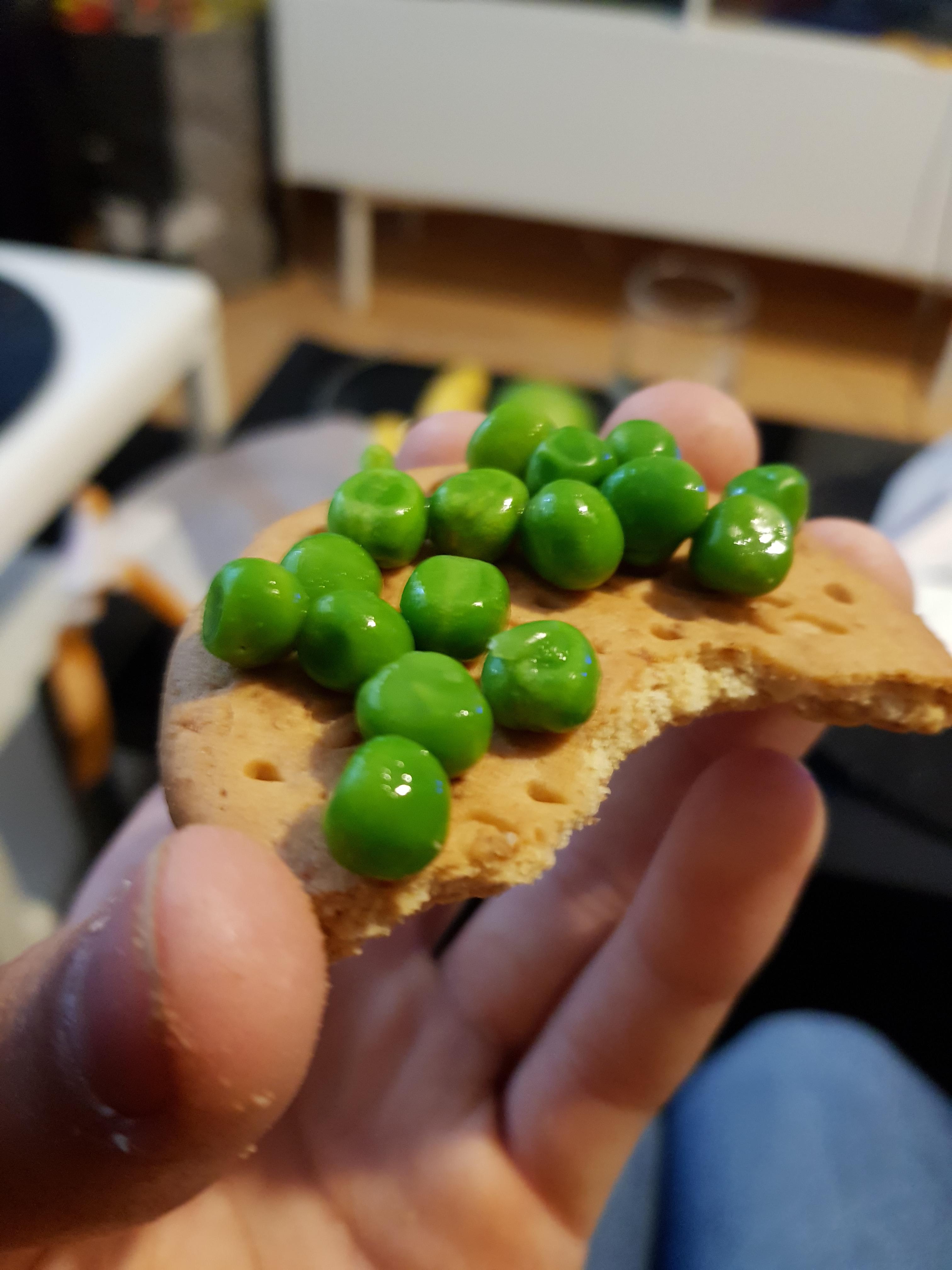 im both hungry and desperate | Scrolller