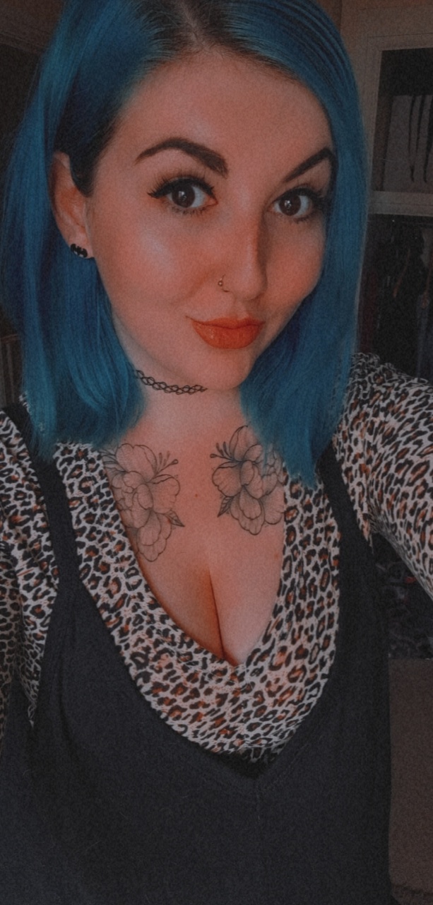 I'm in a great mood today. Here's my face. Happy Thursday lovely people ☀️ | Scrolller