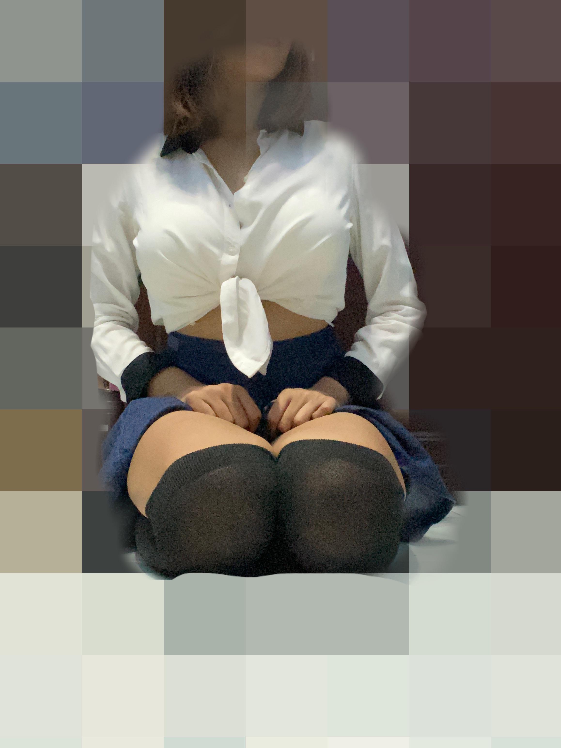 i'm kneeling, daddy | Scrolller