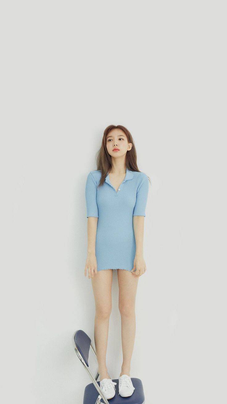 Im Nayeon look tiny here | Scrolller