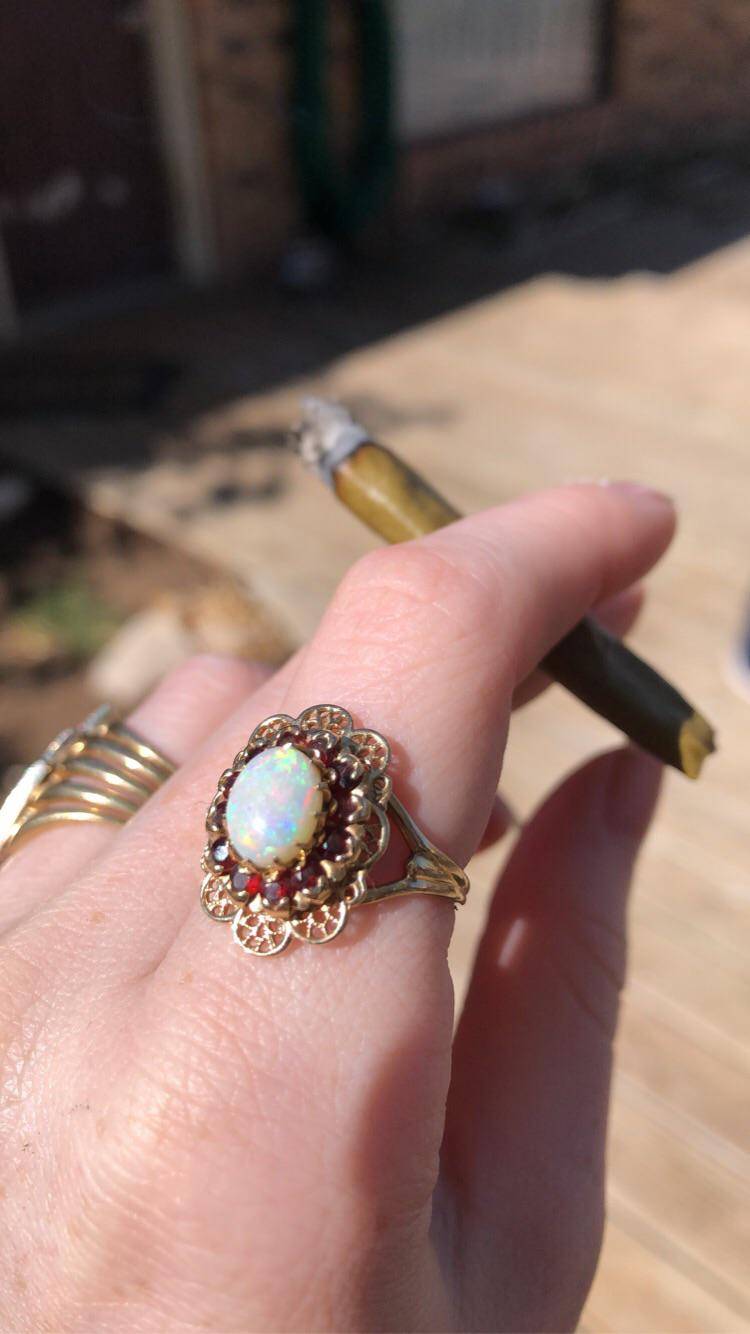 Im obsessed with watching my opal in the sun while smoking outside😍😍 | Scrolller