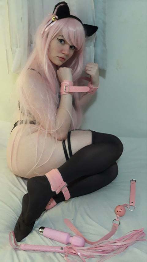 I'm ready for my punishment [F] | Scrolller