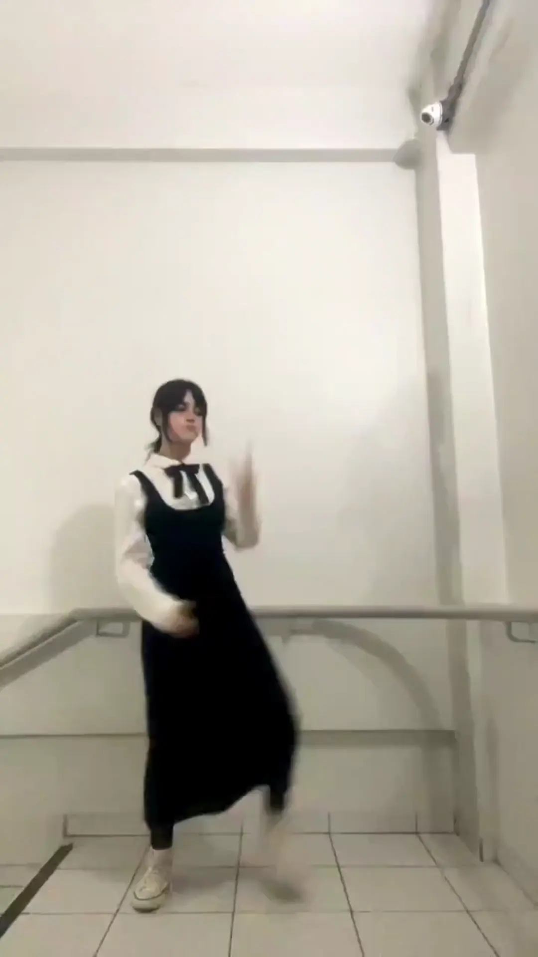 Blursed_videos | Pictures and Videos | Scrolller