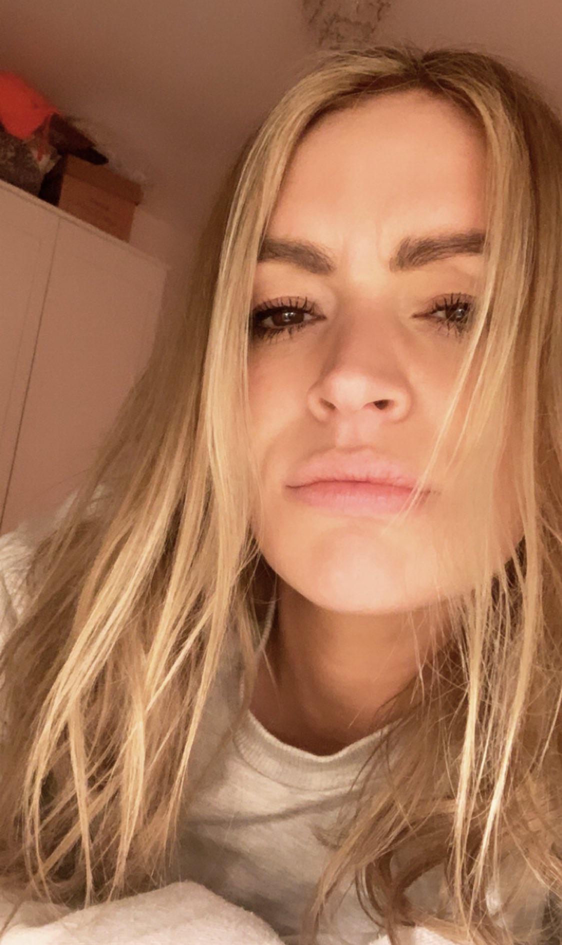 Imagine waking up next to her | Scrolller