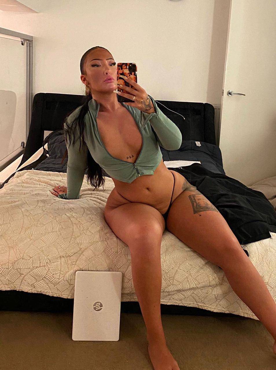 Shawty a lil baddie 😈 | Scrolller