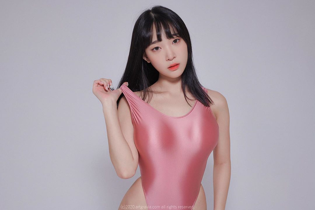 Inkyung in a Leohex swimsuit! im sorry i haven't been posting lately... | Scrolller