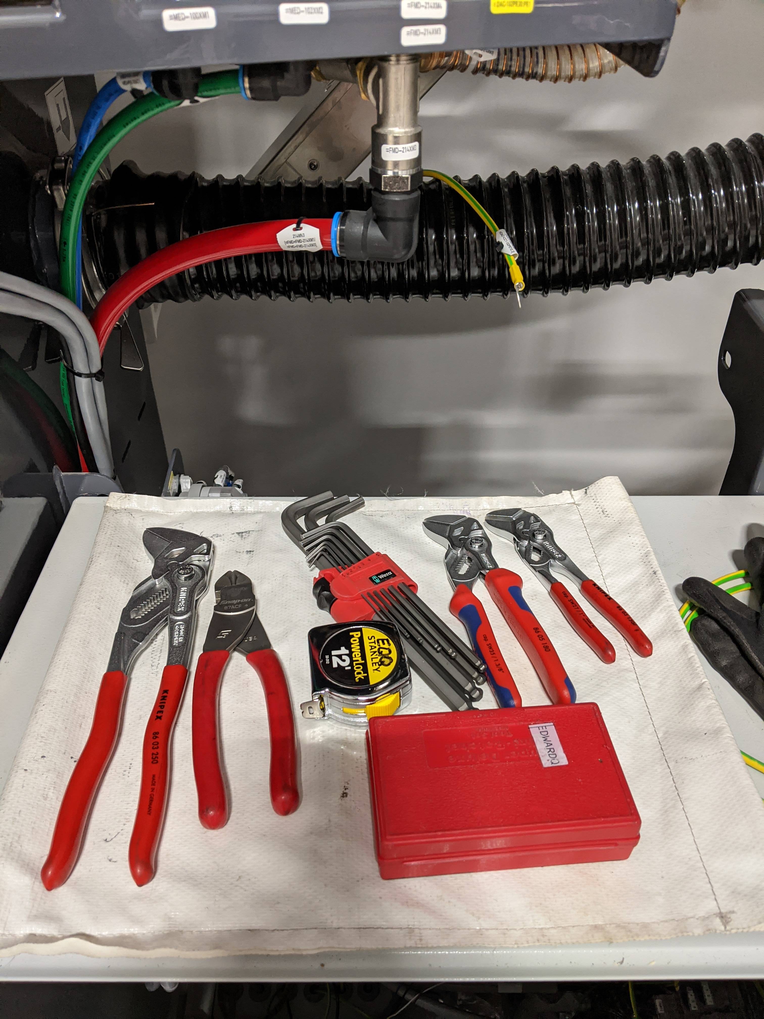 Install tools for installing a additive manf. machine, metals. | Scrolller