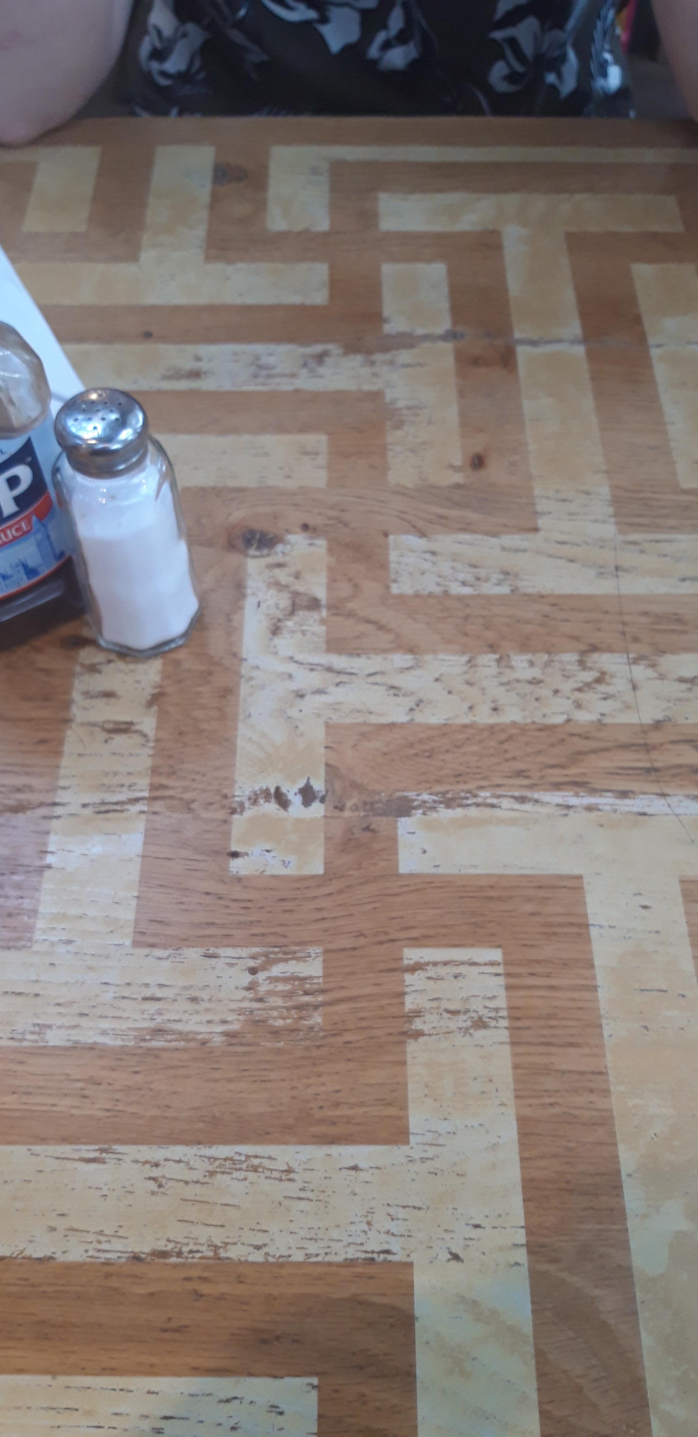 Interesting table design | Scrolller