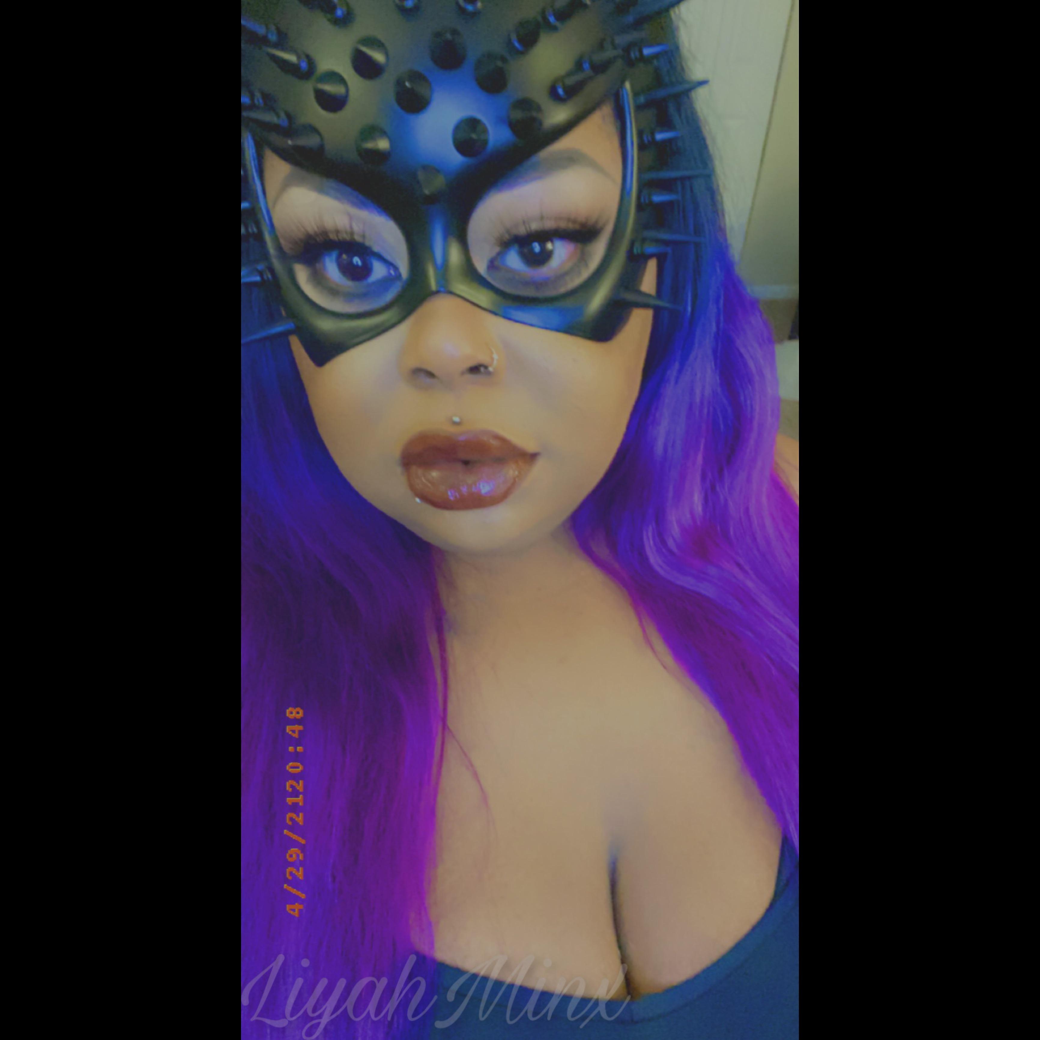 Irresistible 🖤 Empty your wallets and serve your superior | Scrolller