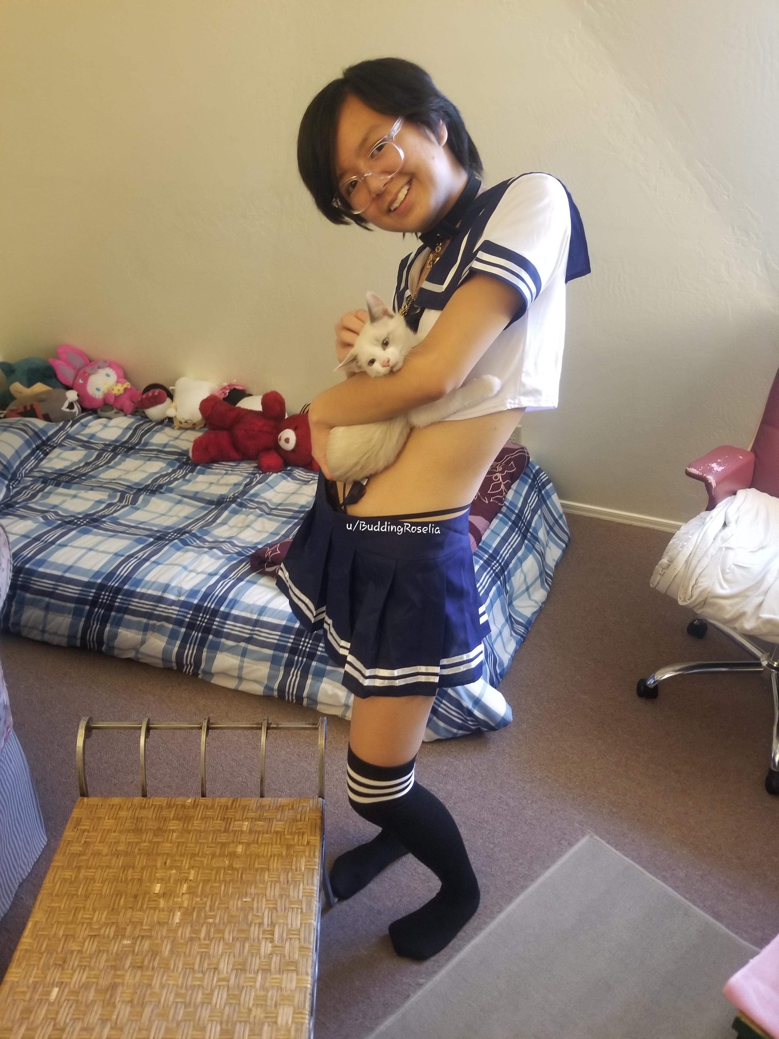 Is he trying to escape or is he getting comfortable? | Scrolller