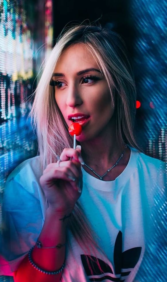 Is this Kayla Simmons?🤔 | Scrolller